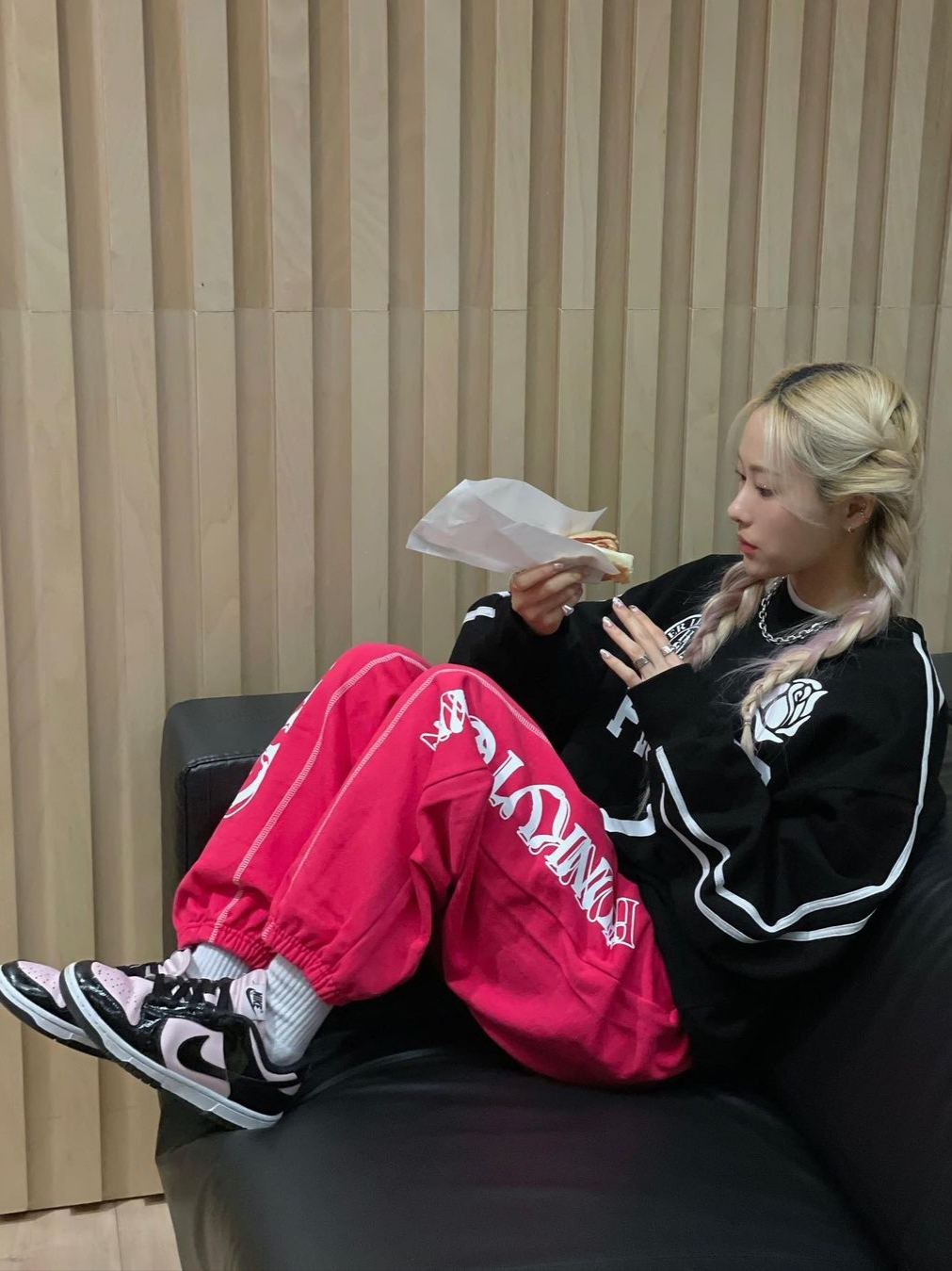 Cavish (@cavish) 님의 게시물 | KREAM