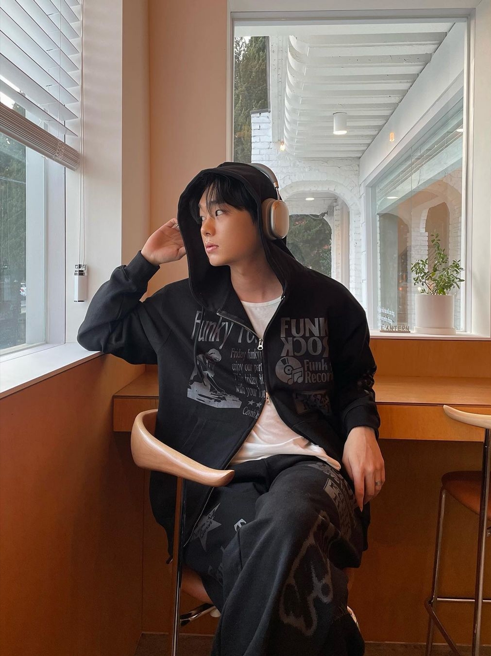 Cavish (@cavish) 님의 게시물 | KREAM