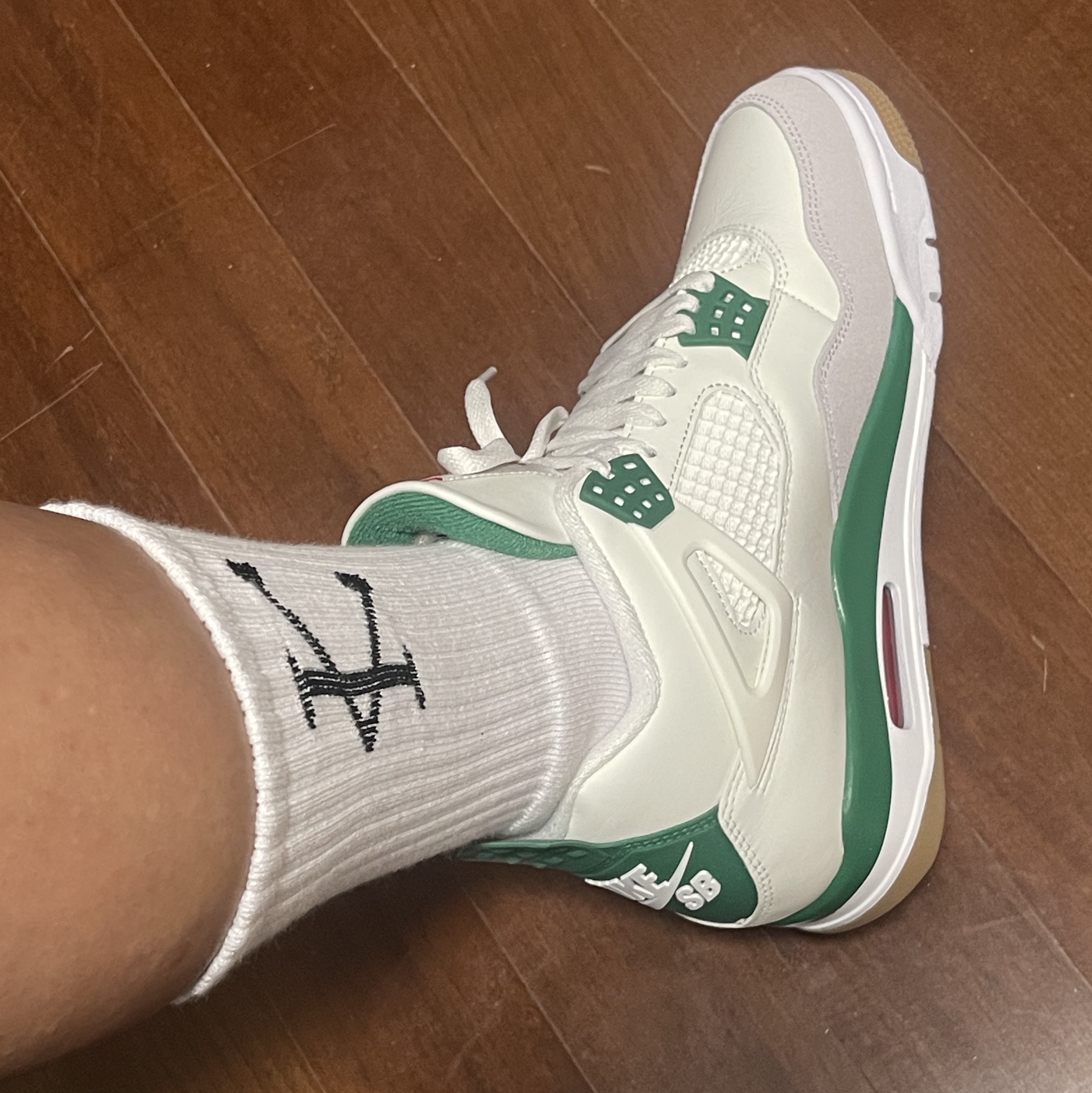 @hjkkk) 님의 게시물 | KREAM