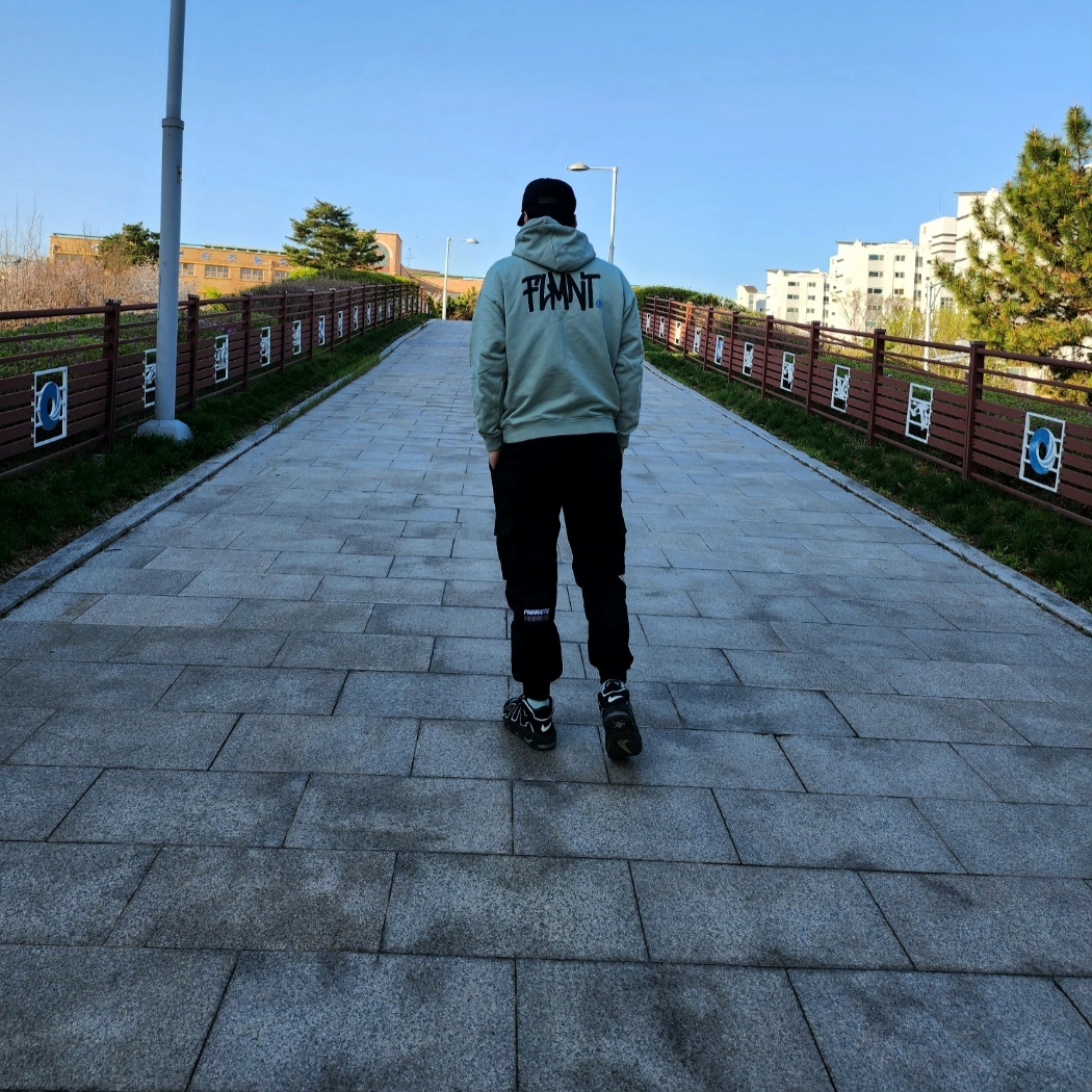 I miss Zoo York (@allied_with...) 님의 게시물 | KREAM