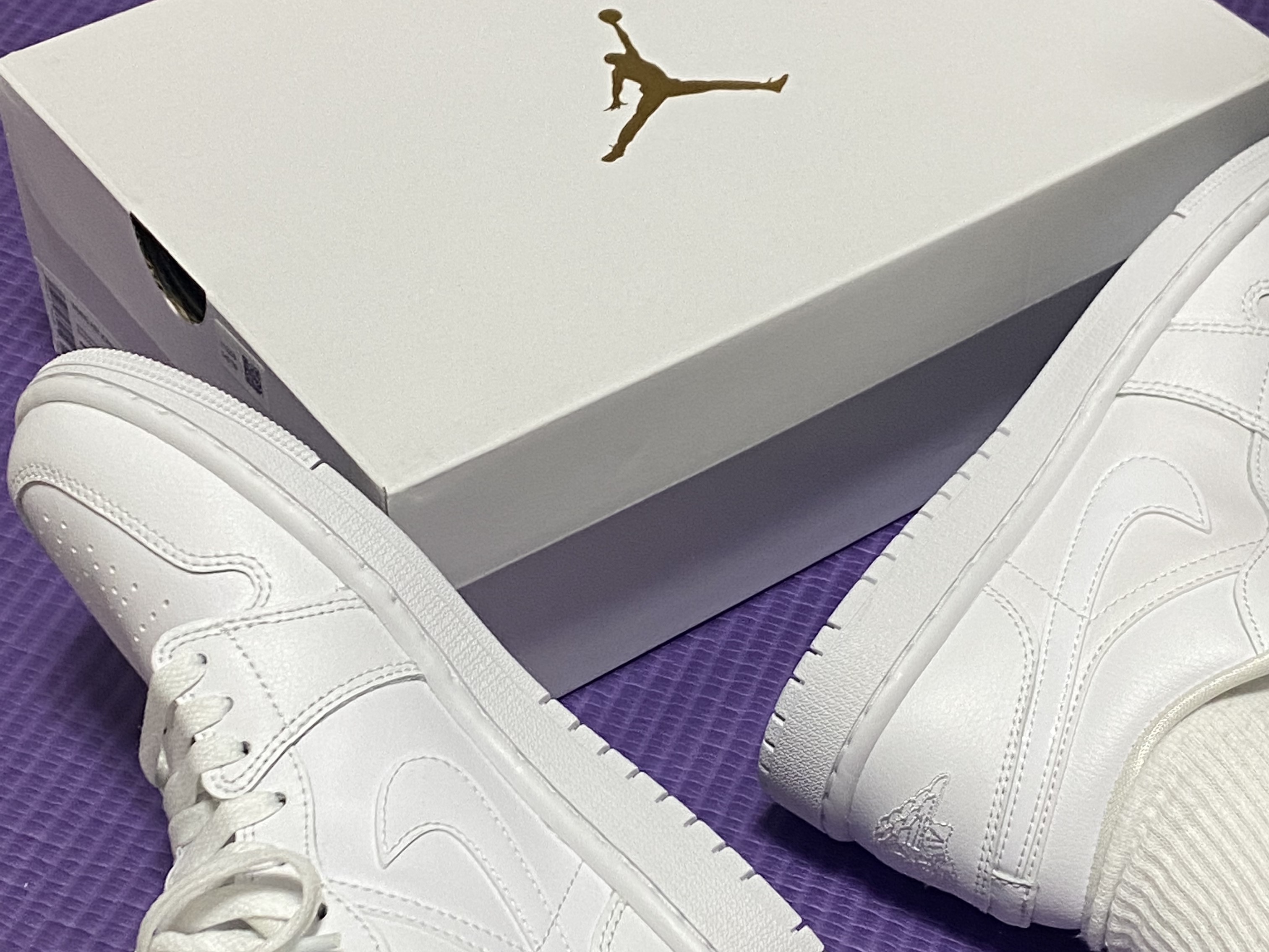 은유 (@8maintenance8) 님의 게시물 | KREAM