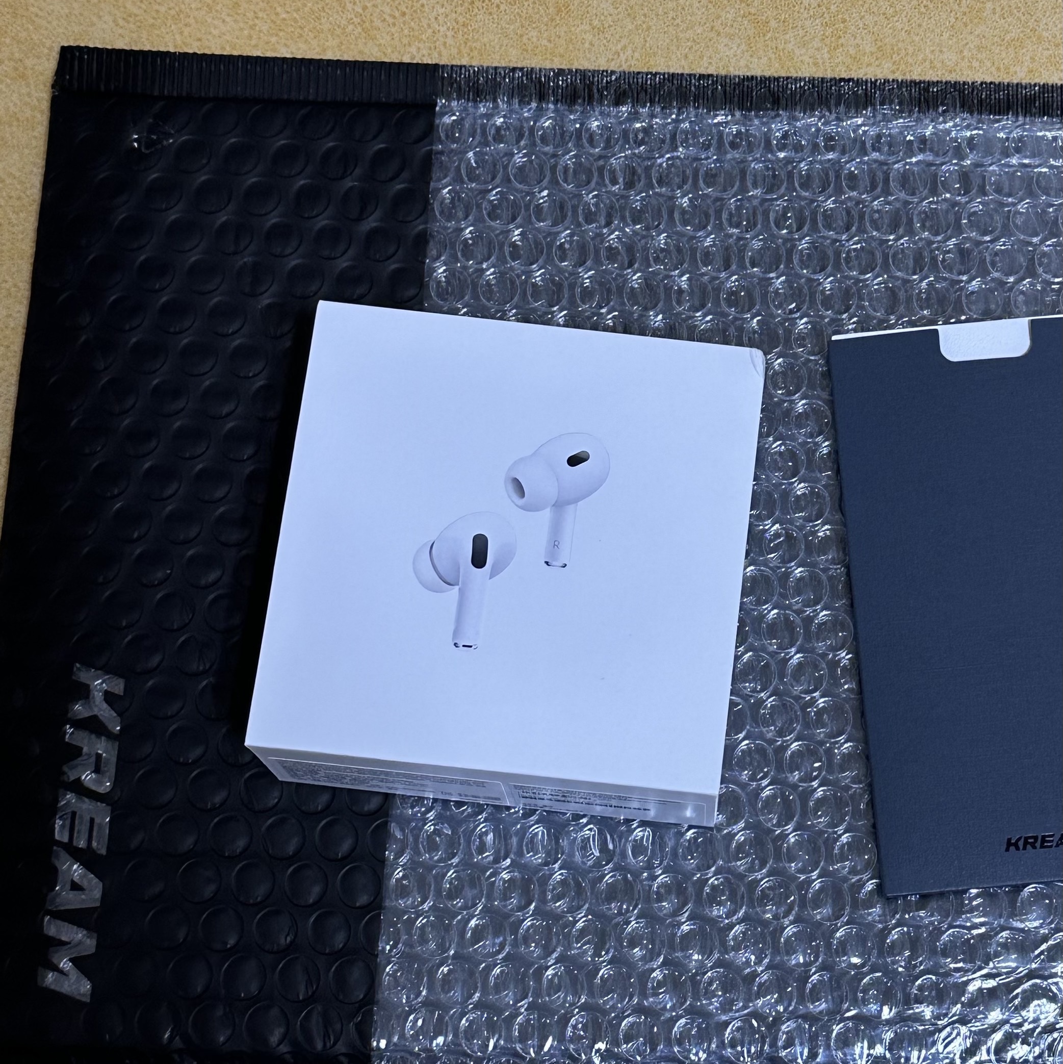 진희 (@jstler) 님의 게시물 | KREAM