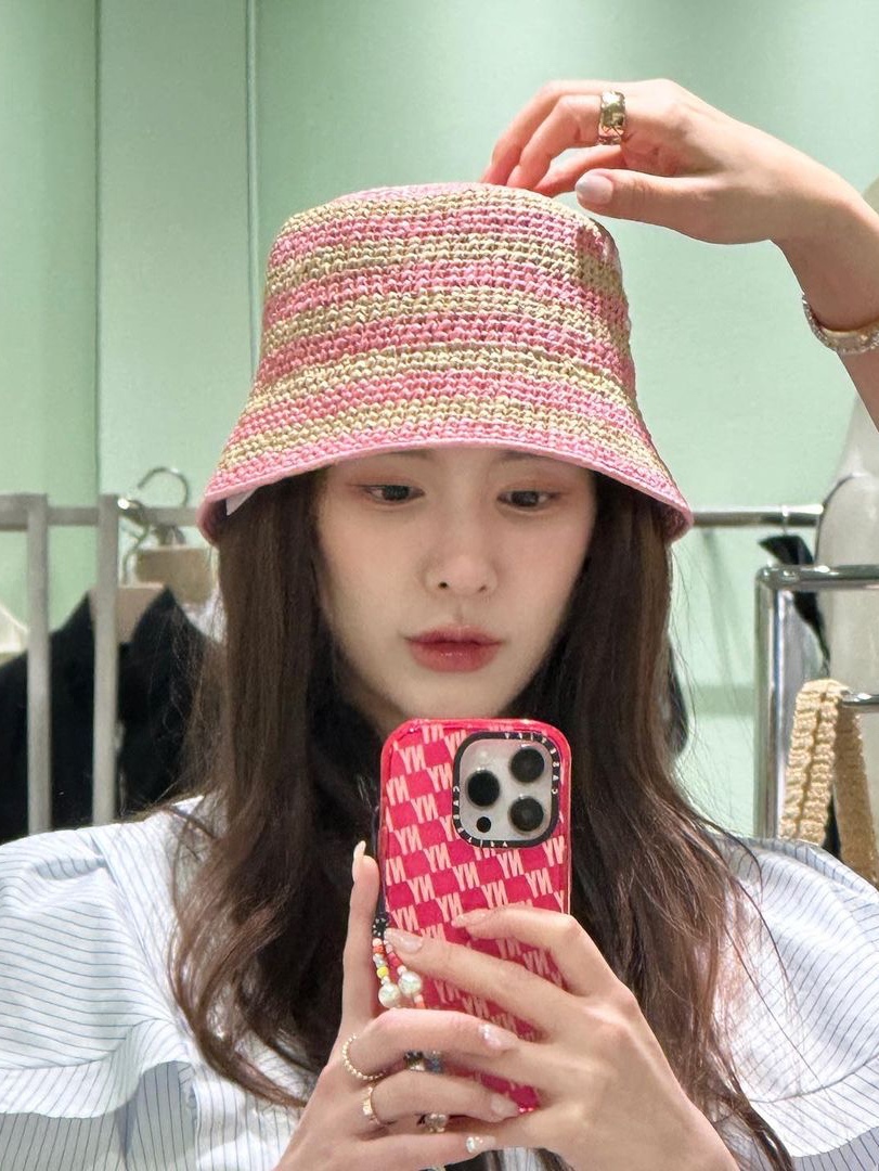 (@celeb_item) 님의 게시물 | KREAM