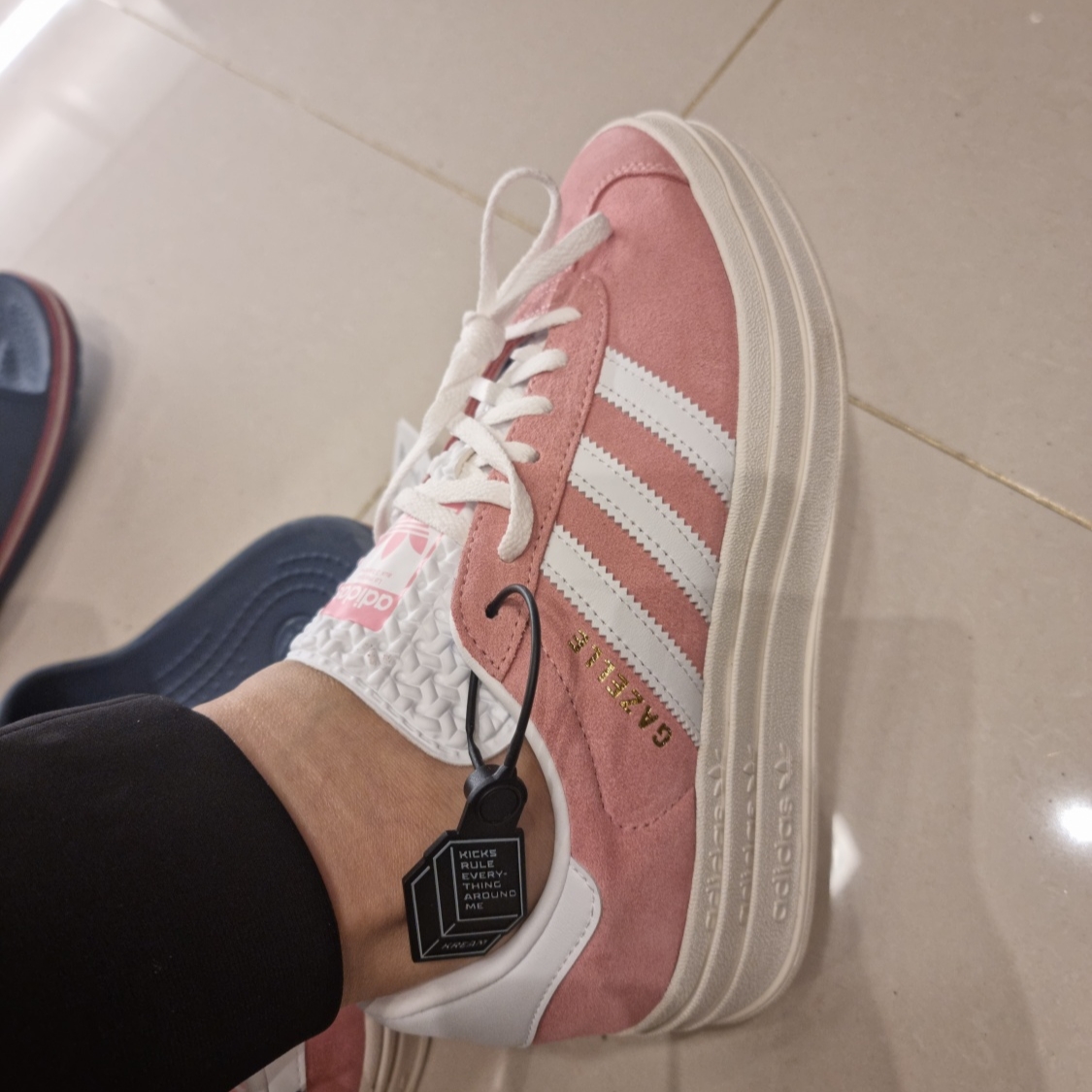 우정국 (@woo.jj_) 님의 게시물 | KREAM