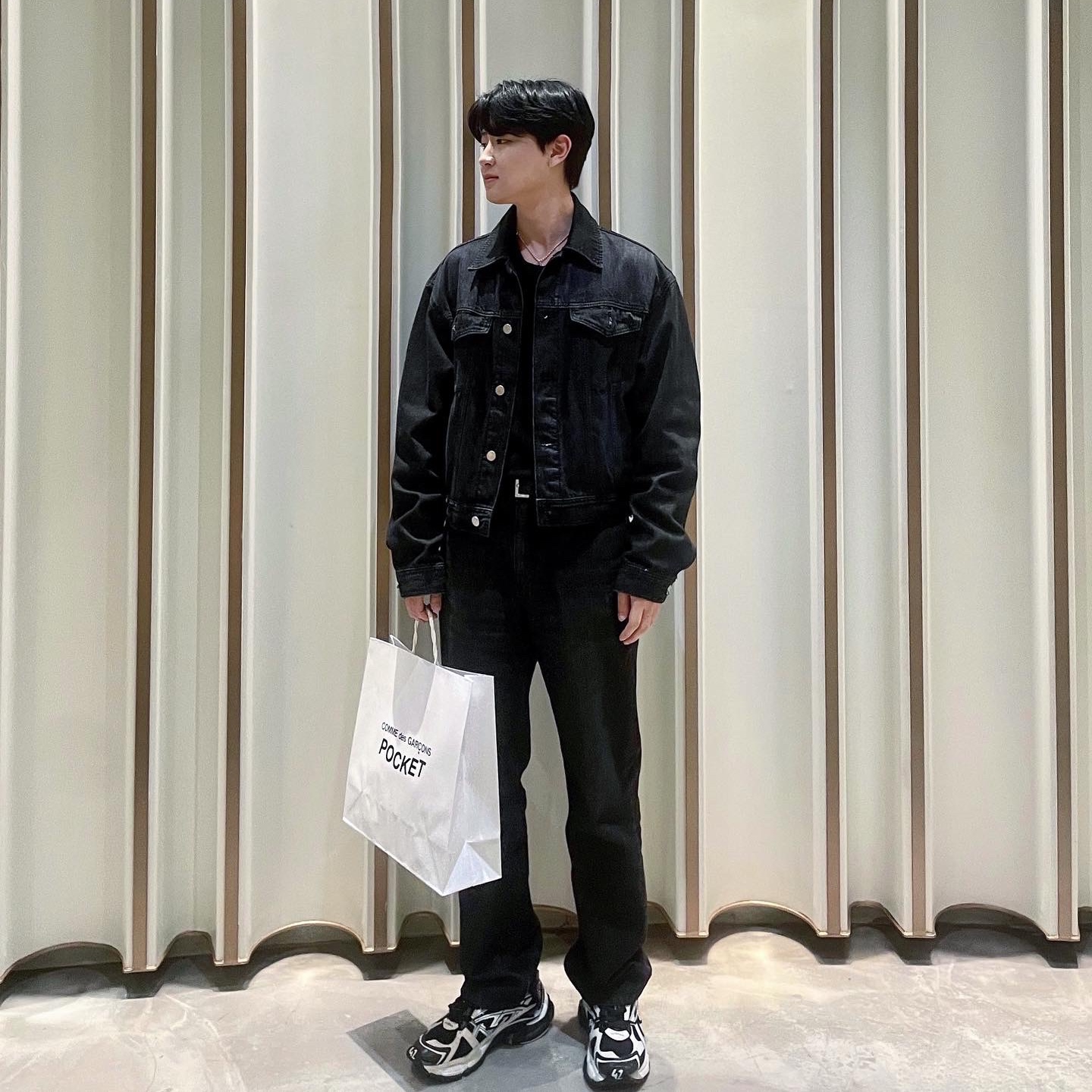 서성 (@sw_oon_) 님의 게시물 | KREAM