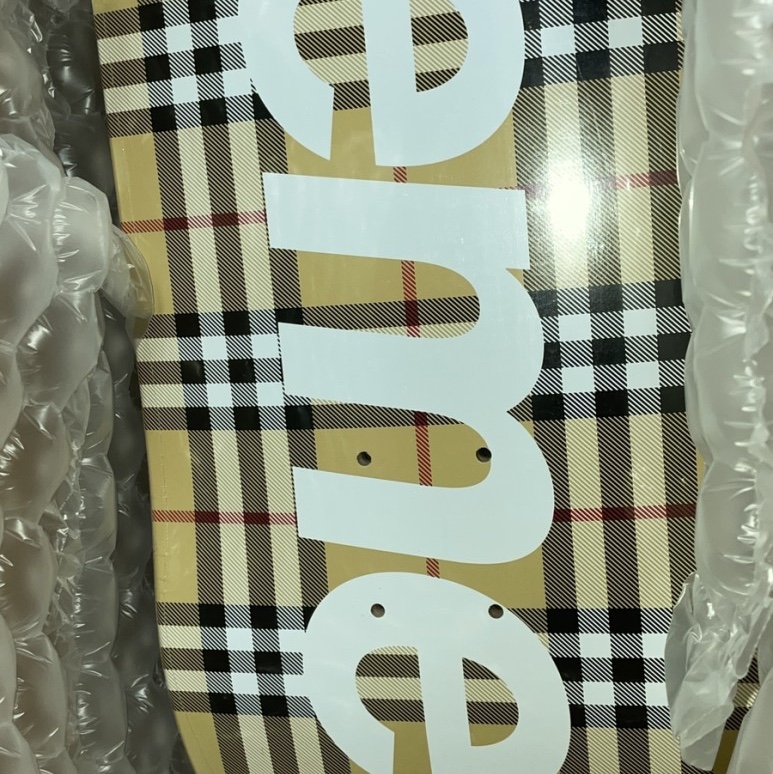 존예템 탐색기 (@zonyeah) 님의 게시물 | KREAM