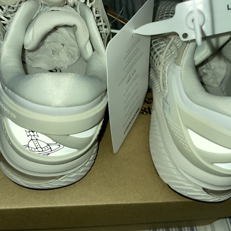 존예템 탐색기 (@zonyeah) 님의 게시물 | KREAM