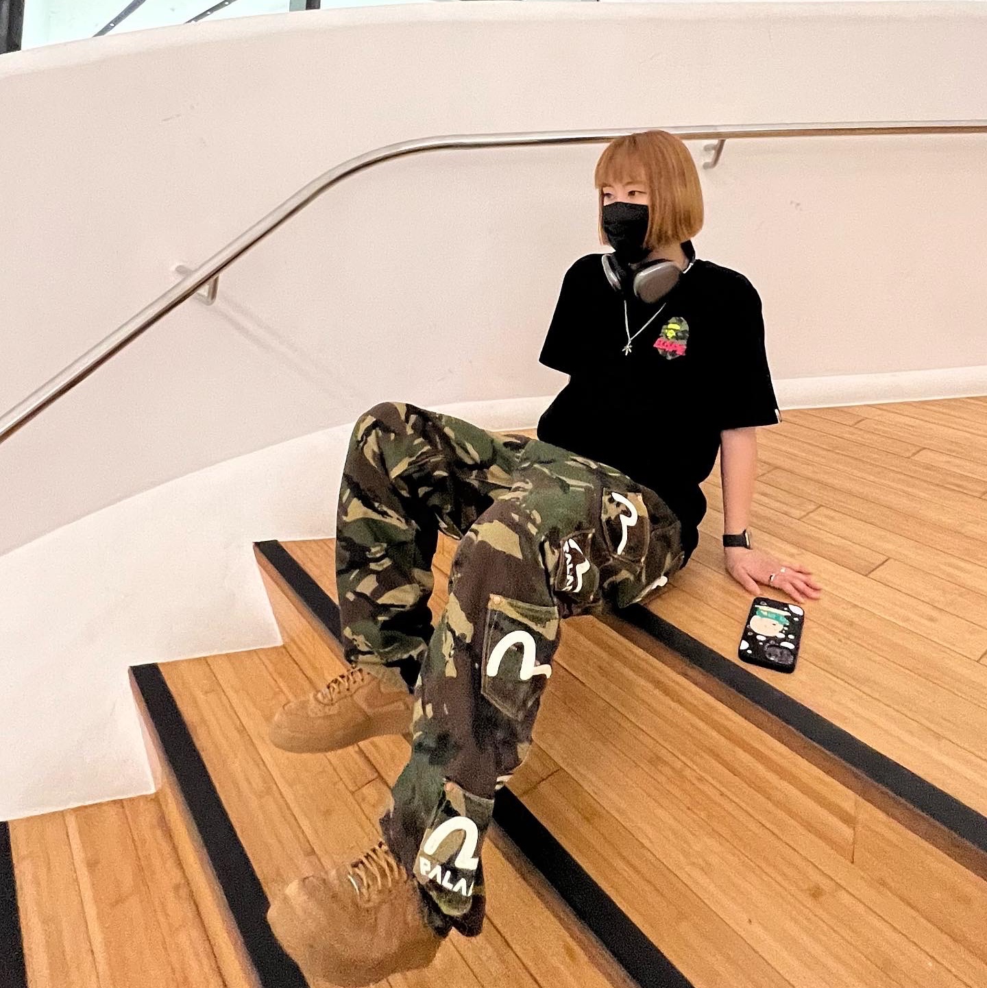 윰 (@yooooooooooomi) 님의 게시물 | KREAM