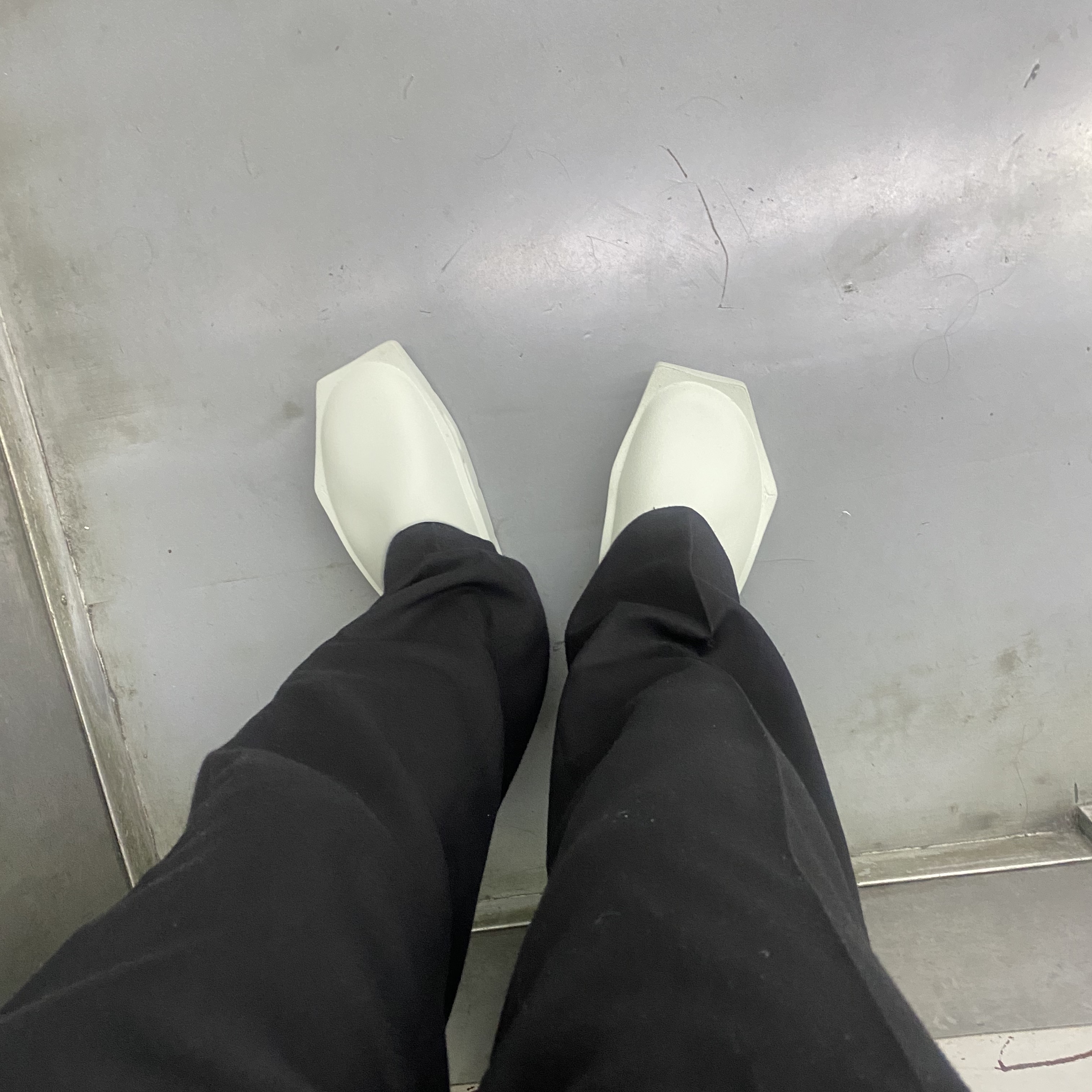 Les (@09990) 님의 게시물 | KREAM