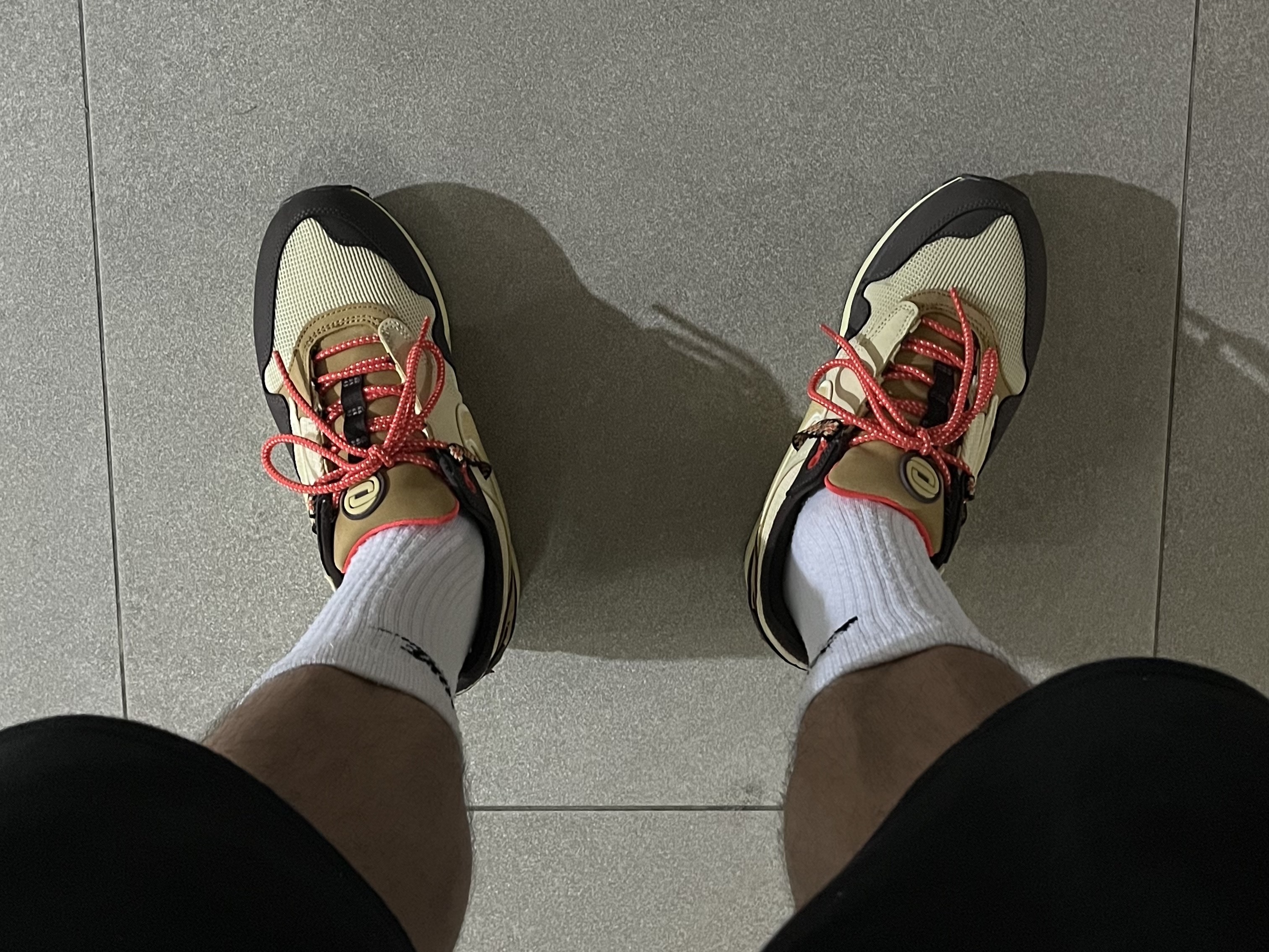 유준 (@k__yj) 님의 게시물 | KREAM