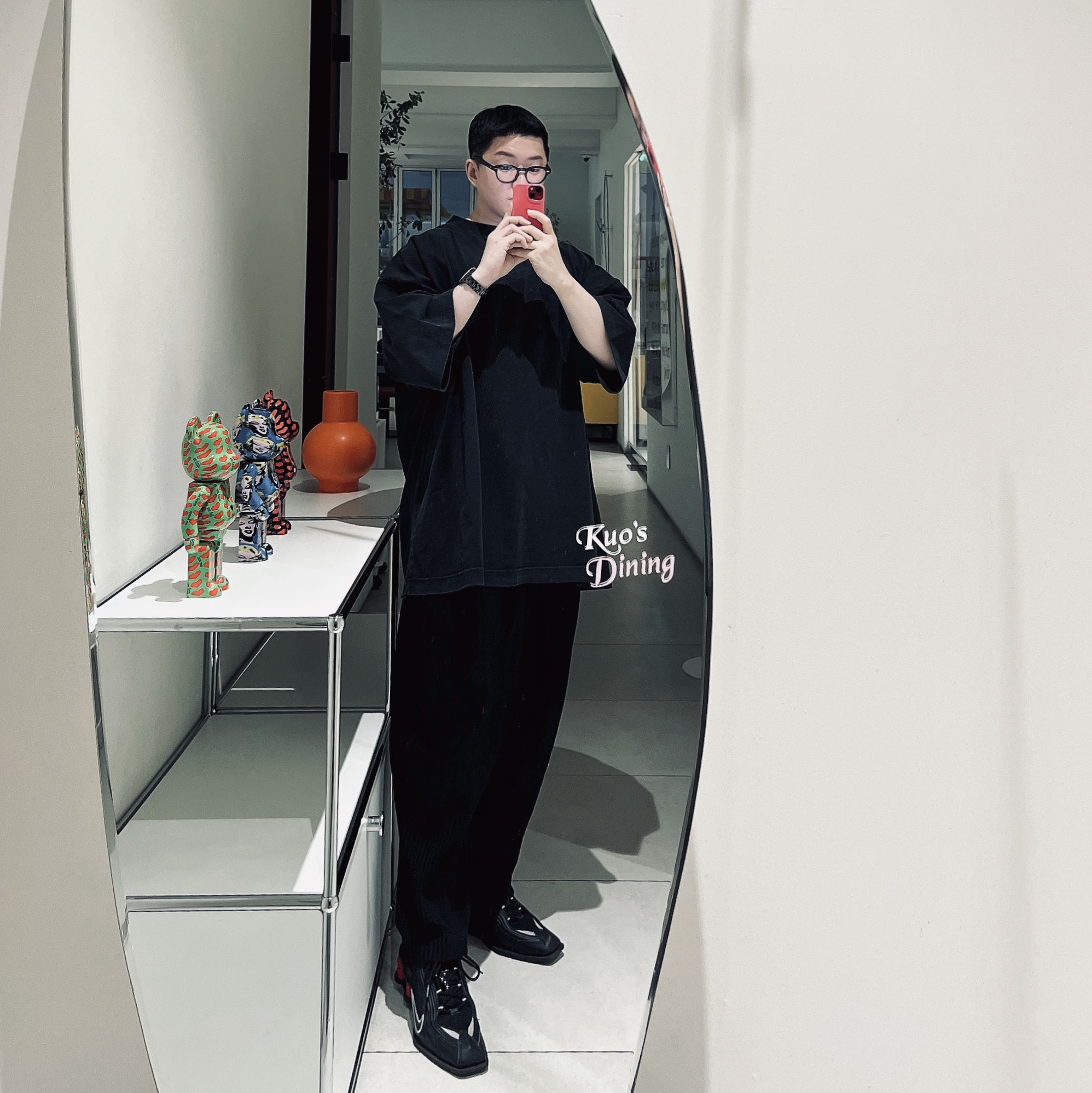 훈스 (@hoons._.hoons) 님의 게시물 | KREAM