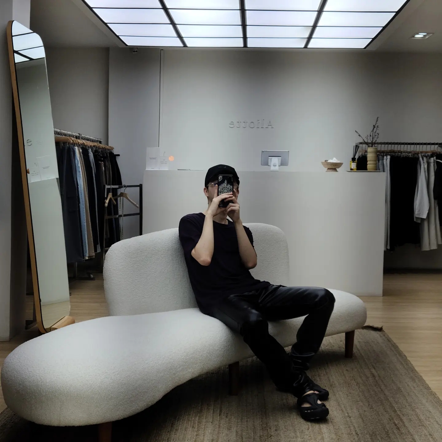 whoasis (@sanook) 님의 게시물 | KREAM