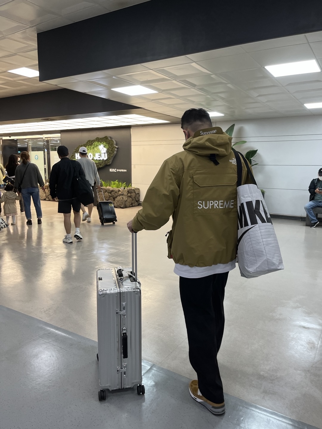 (@reckgeun) 님의 게시물 | KREAM