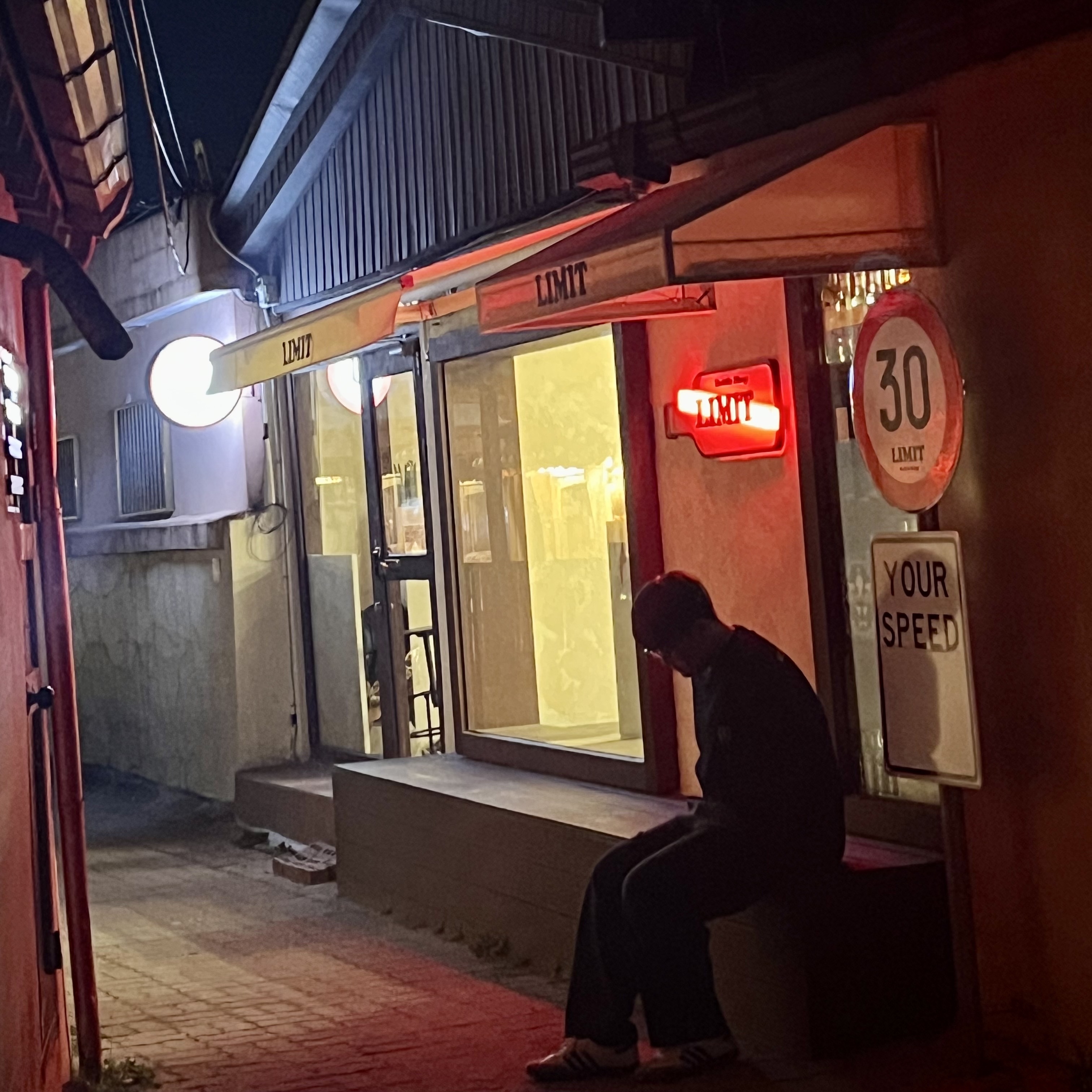 승헌 (@re._.eniw) 님의 게시물 | KREAM