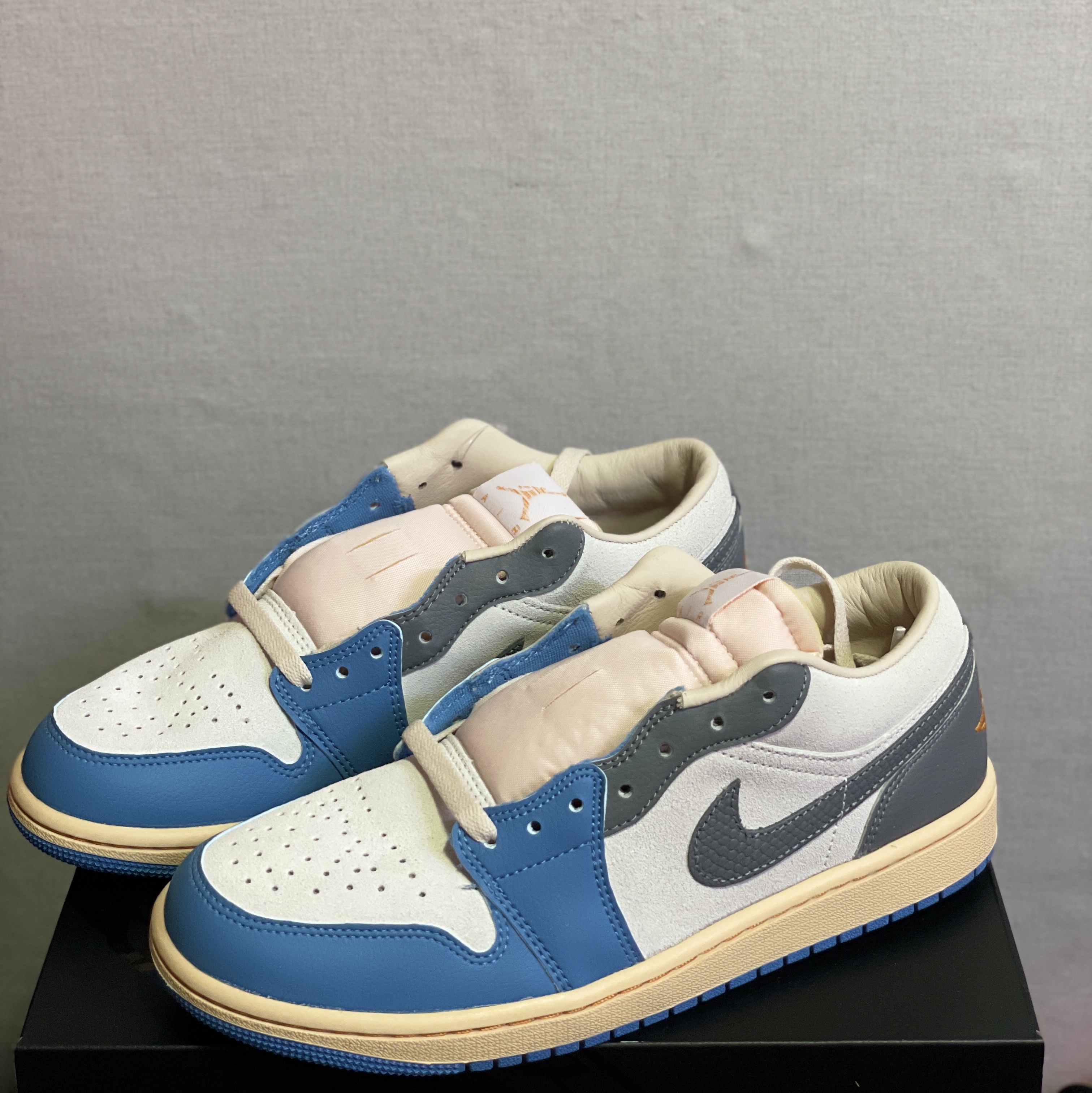 세마 (@gronring) 님의 게시물 | KREAM