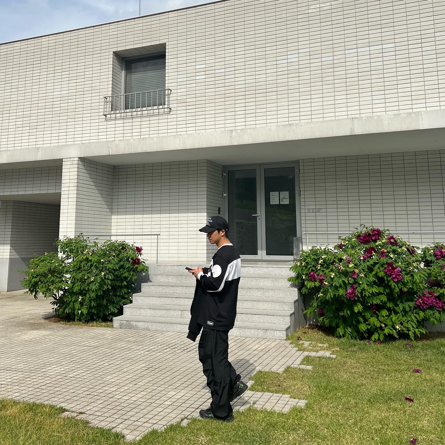 진만 (@mani.rong) 님의 게시물 | KREAM