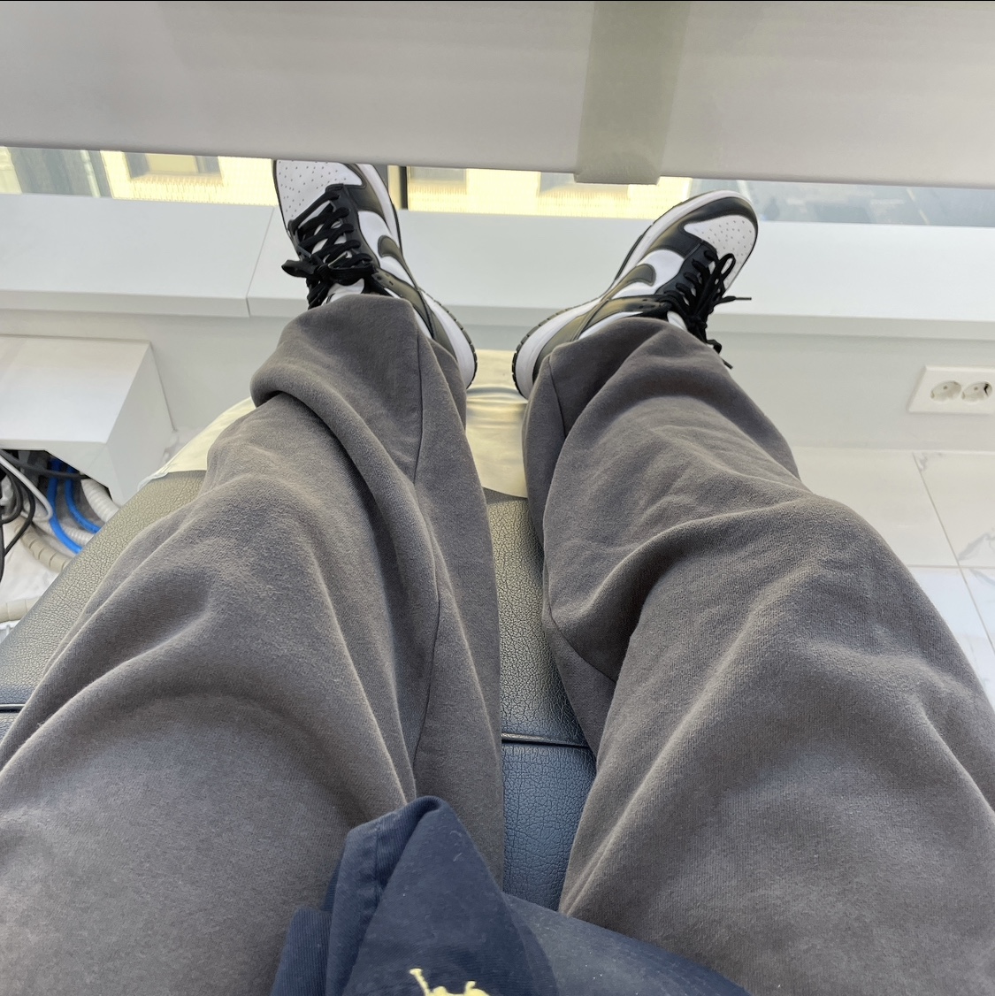 존예템 탐색기 (@zonyeah) 님의 게시물 | KREAM