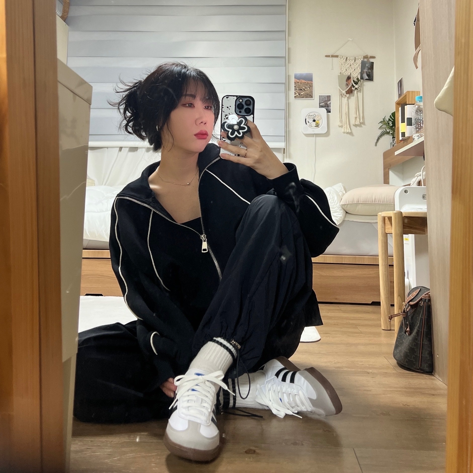 권시크 (@kwonchic) 님의 게시물 | KREAM