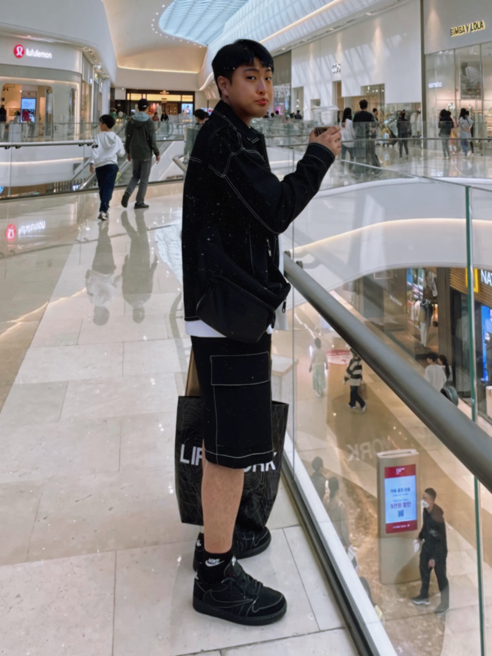 (@berrg) 님의 게시물 | KREAM