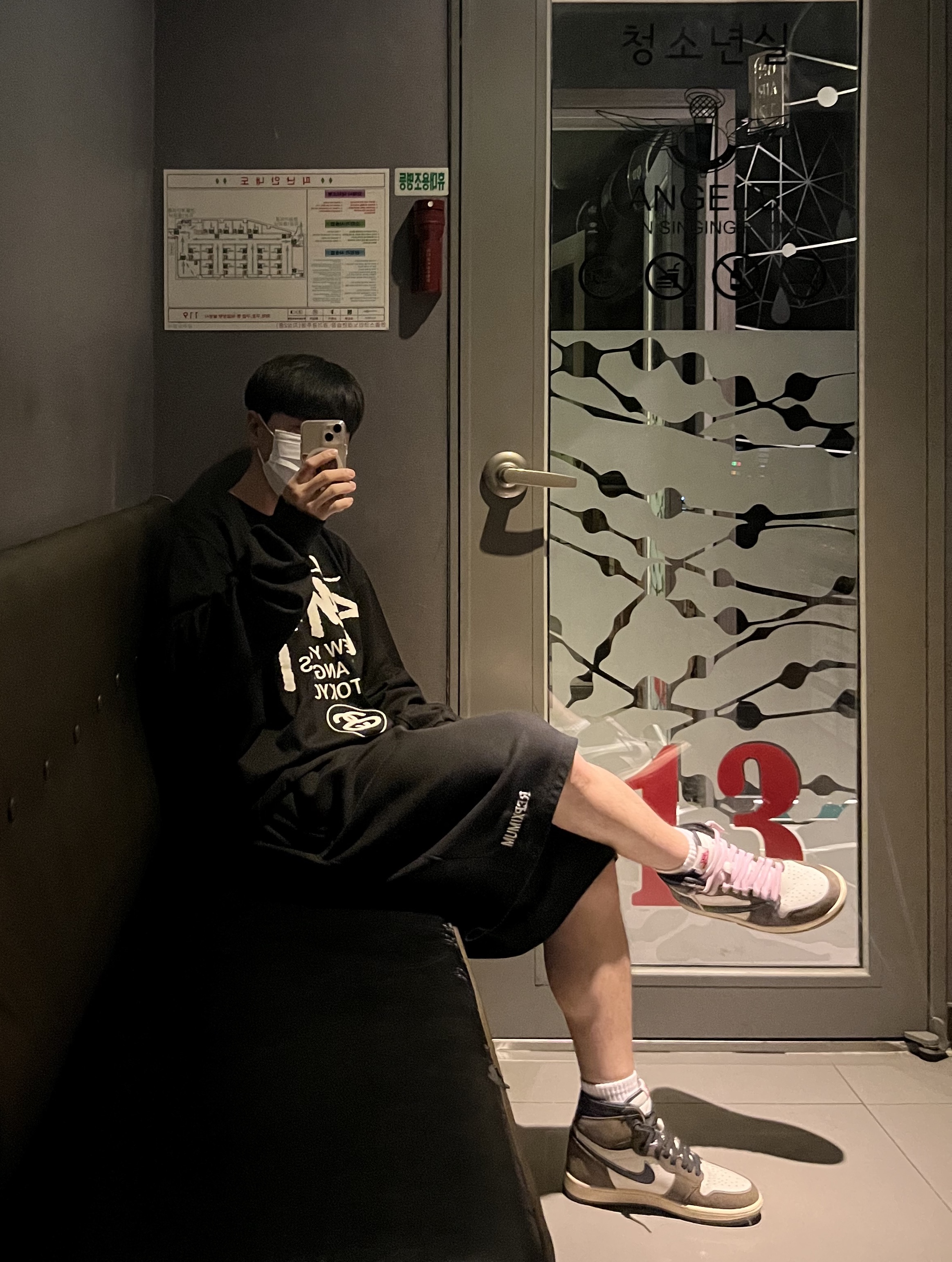 ? (@jhkk__) 님의 게시물 | KREAM