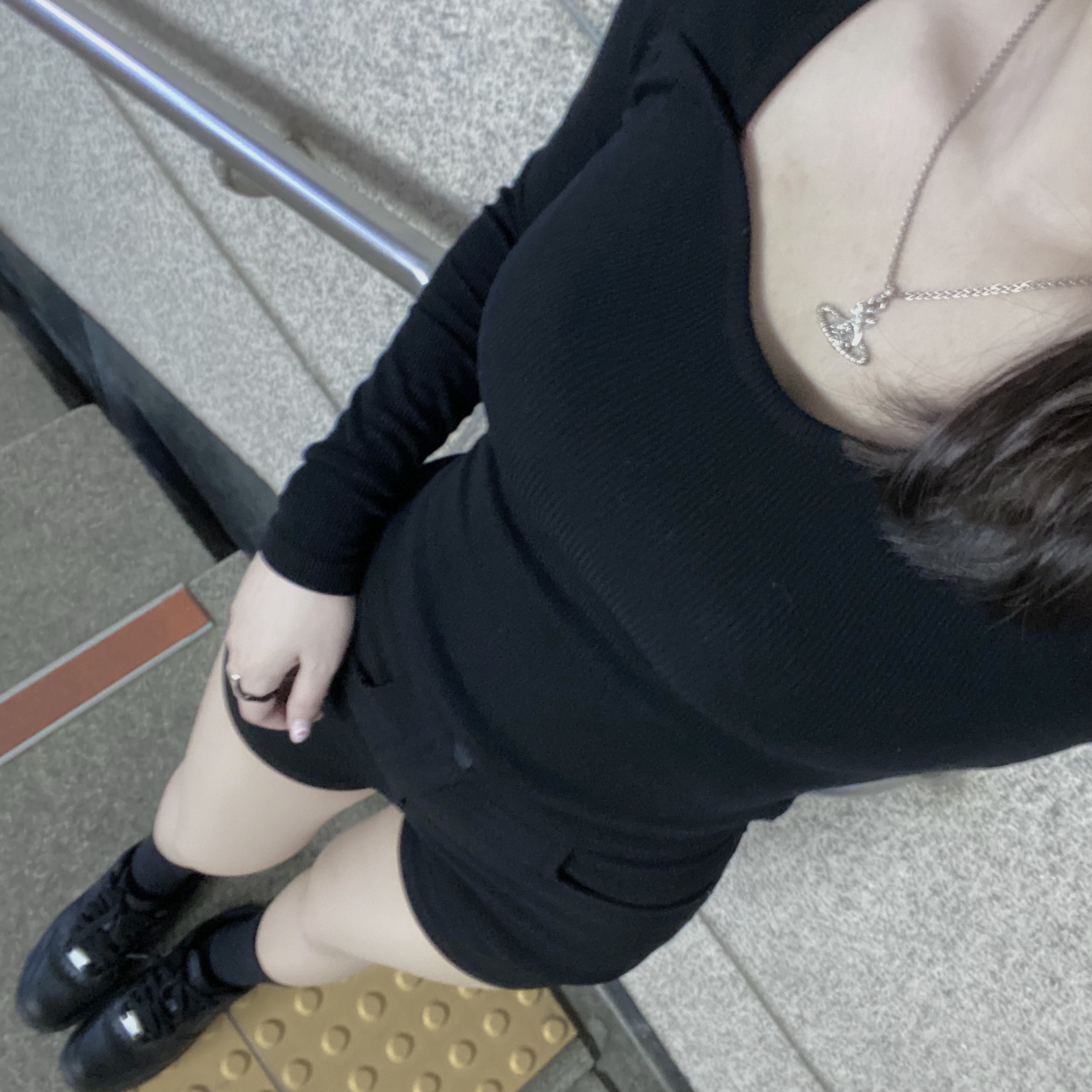 서로미 (@seoromi) 님의 게시물 | KREAM