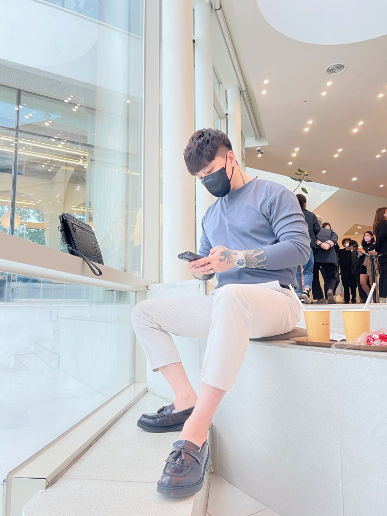 H_ (@h_angel) 님의 게시물 | KREAM