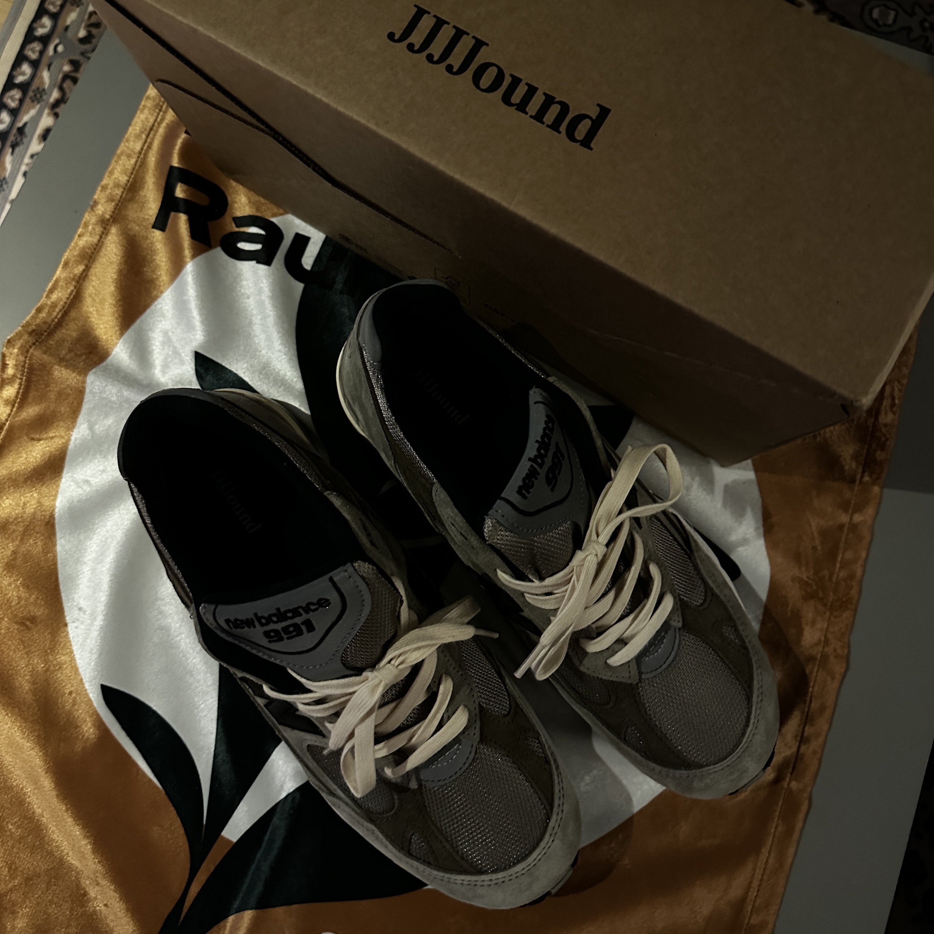 dvmgogo (@go_won_jang) 님의 게시물 | KREAM