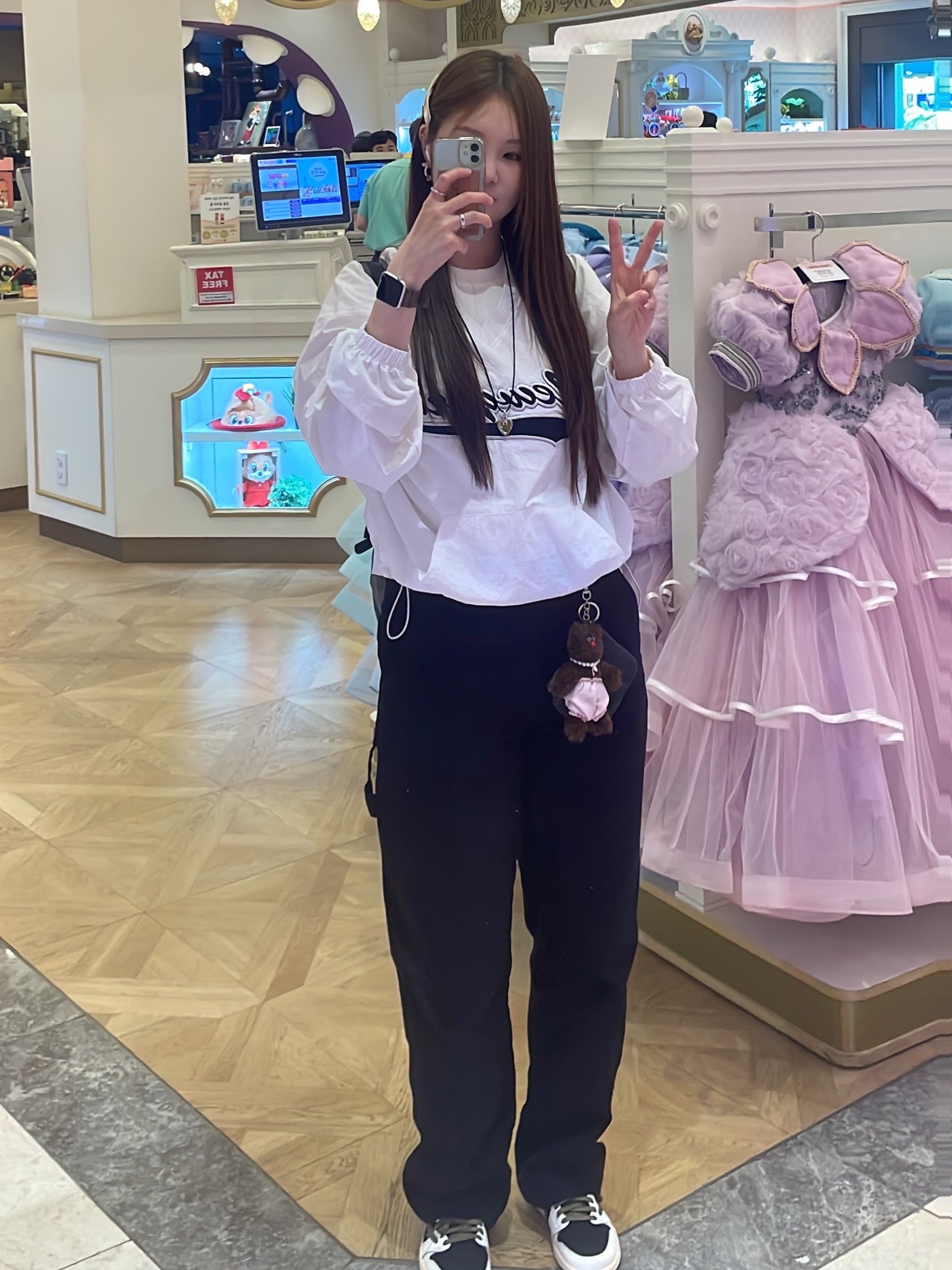 뭐요🤦🏻‍♀️ (@mymin__) 님의 게시물 | KREAM