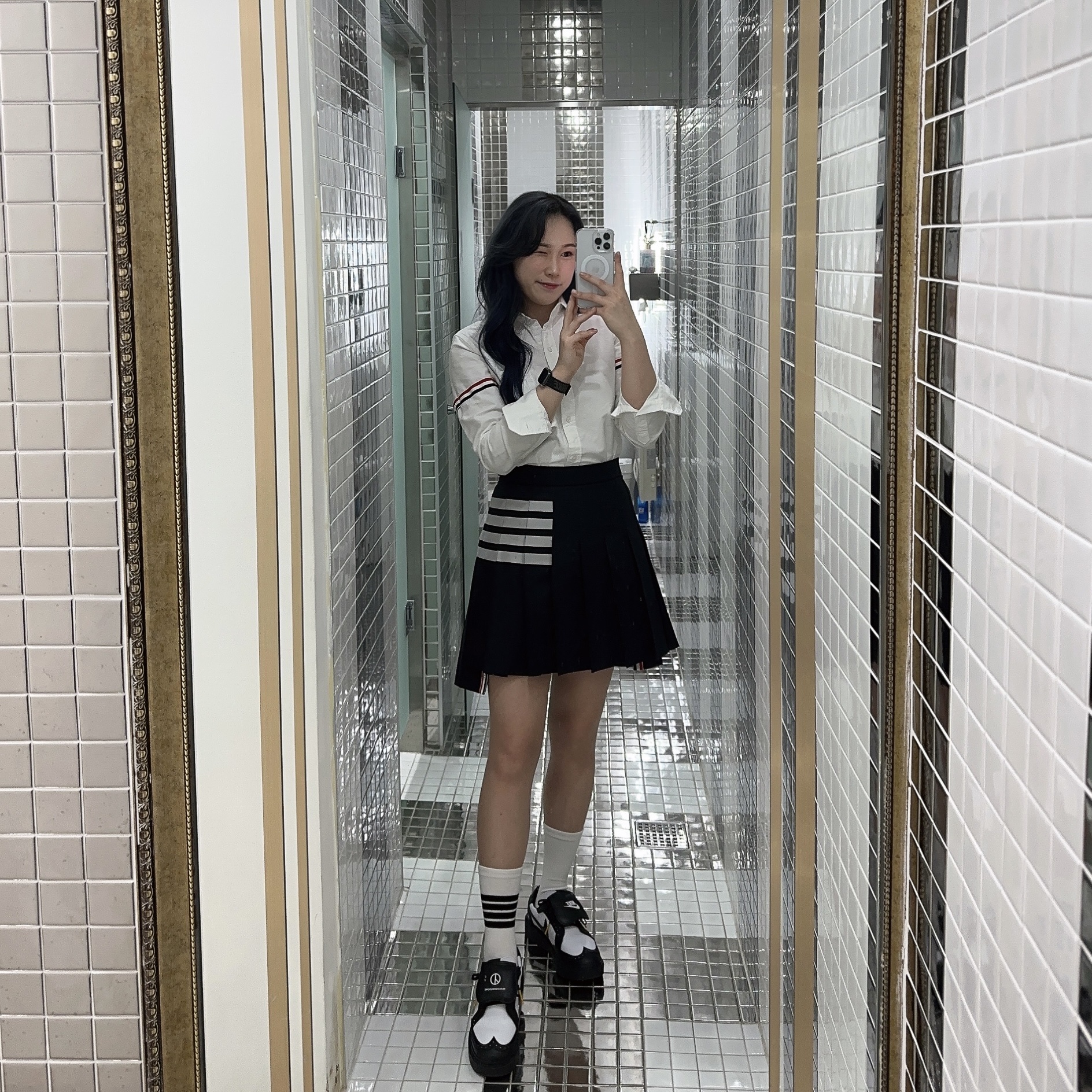 박소연 (@iam._.sovely) 님의 게시물 | KREAM