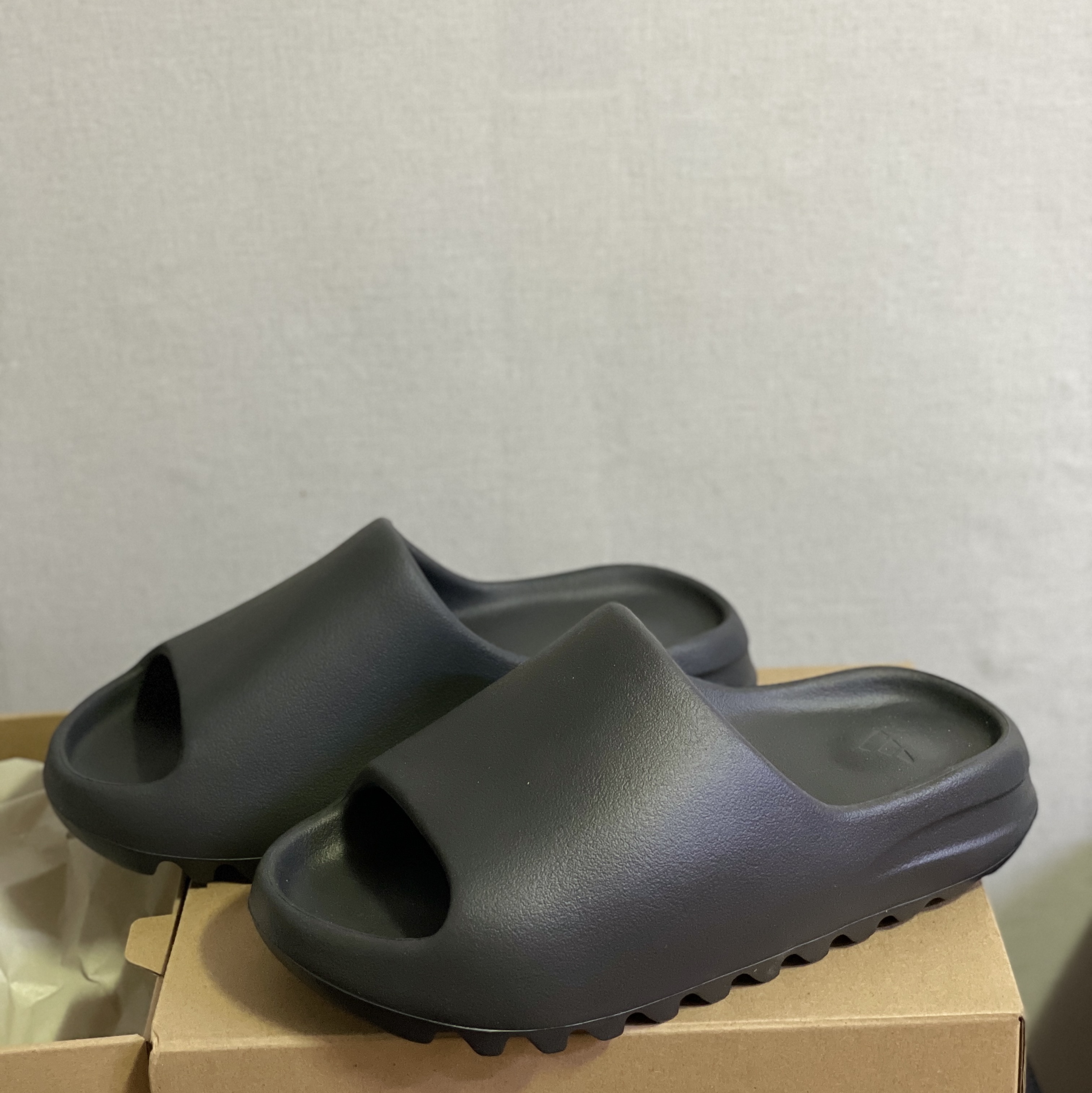 세마 (@gronring) 님의 게시물 | KREAM