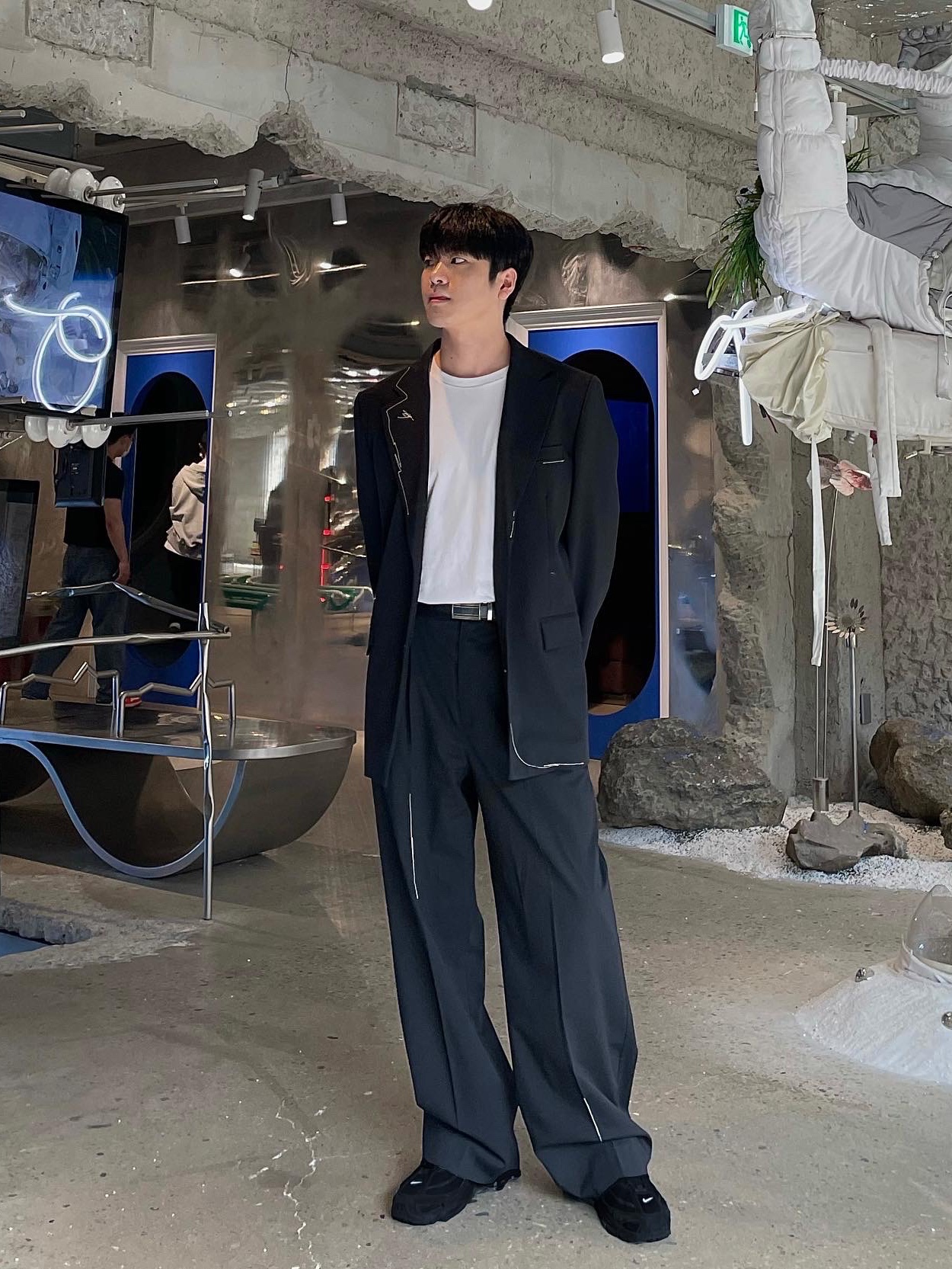 이태훈 (@taehun_e_) 님의 게시물 | KREAM