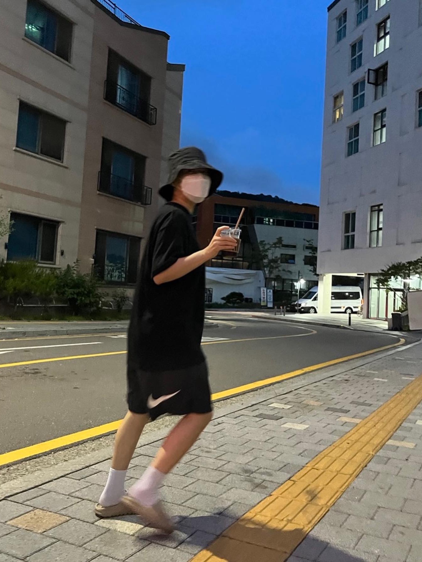 🐛 (@zi_ne) 님의 게시물 | KREAM