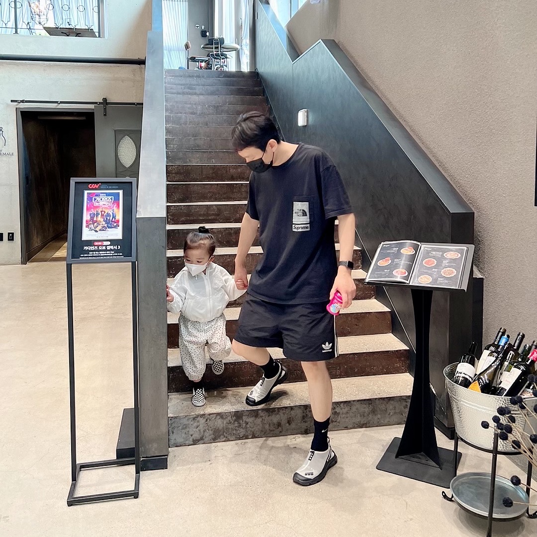 (@kooonj) 님의 게시물 | KREAM