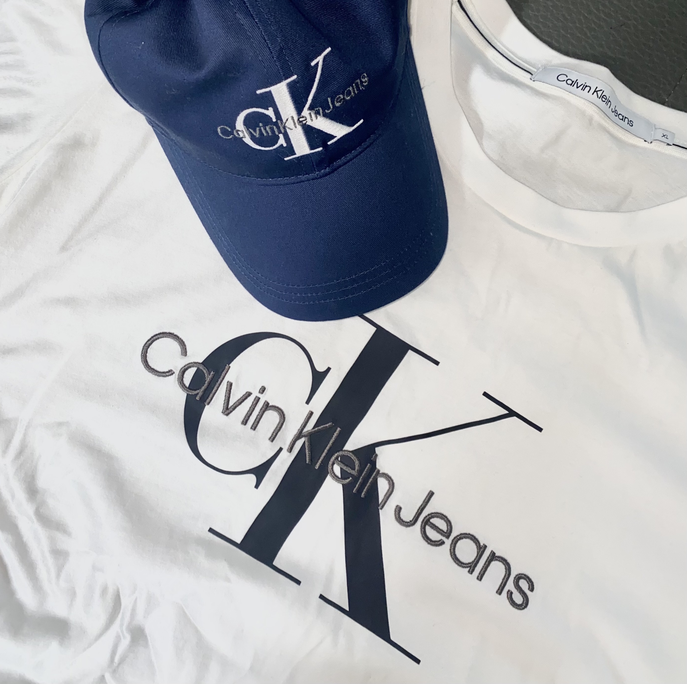 디온 (@dixn_pyn) 님의 게시물 | KREAM