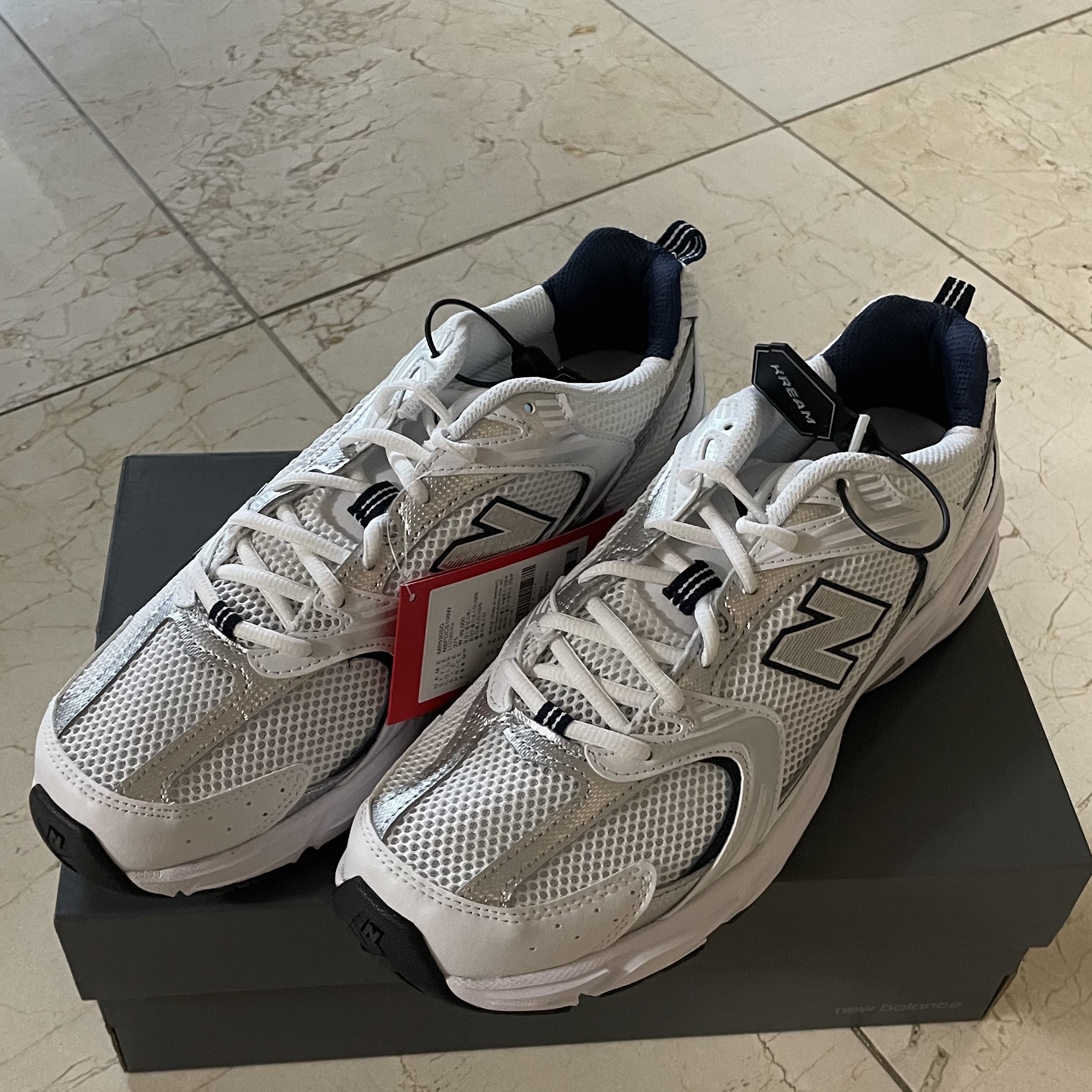 한승윤 (@ej.hsy) 님의 게시물 | KREAM