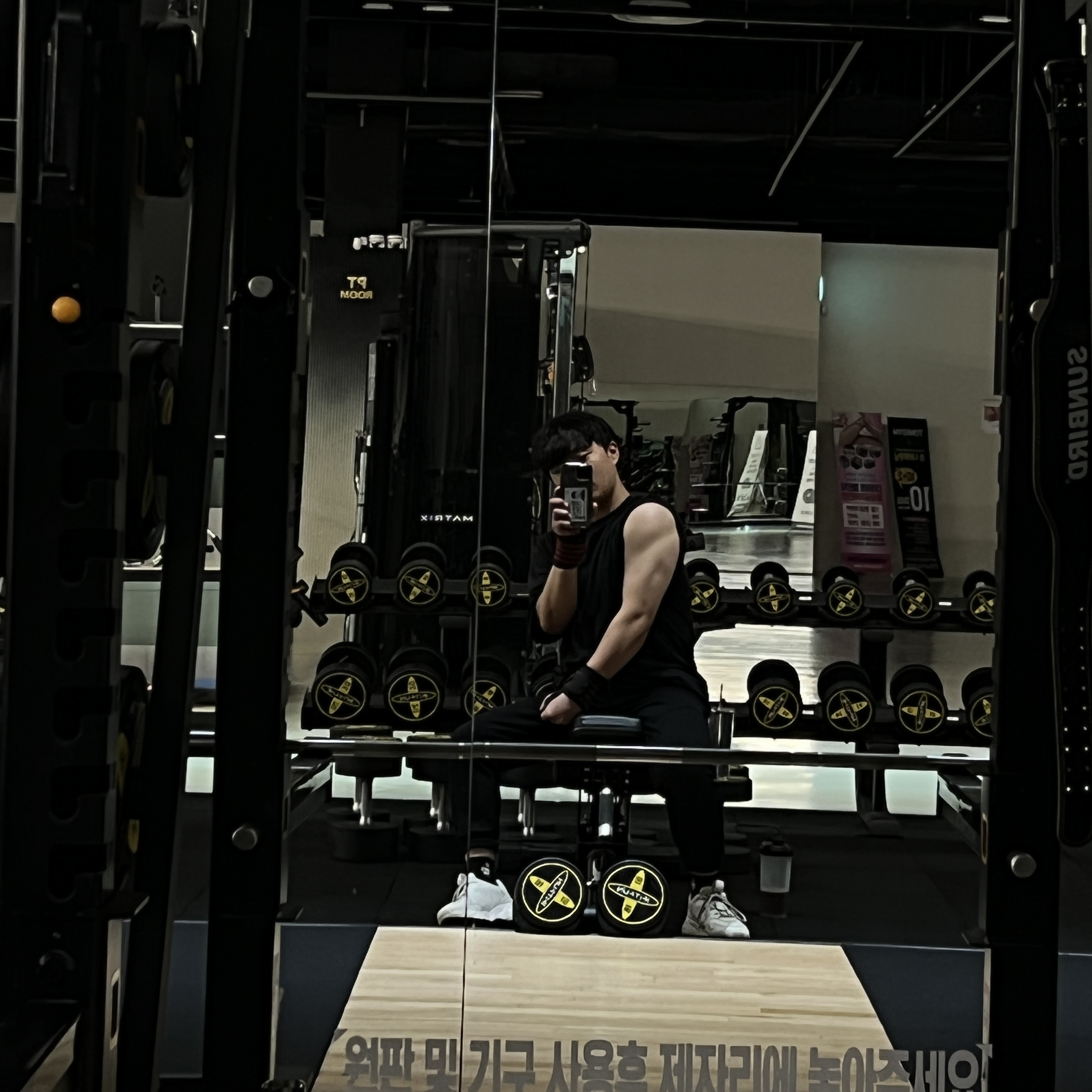 최석우 (@sxxxwxx_ss) 님의 게시물 | KREAM