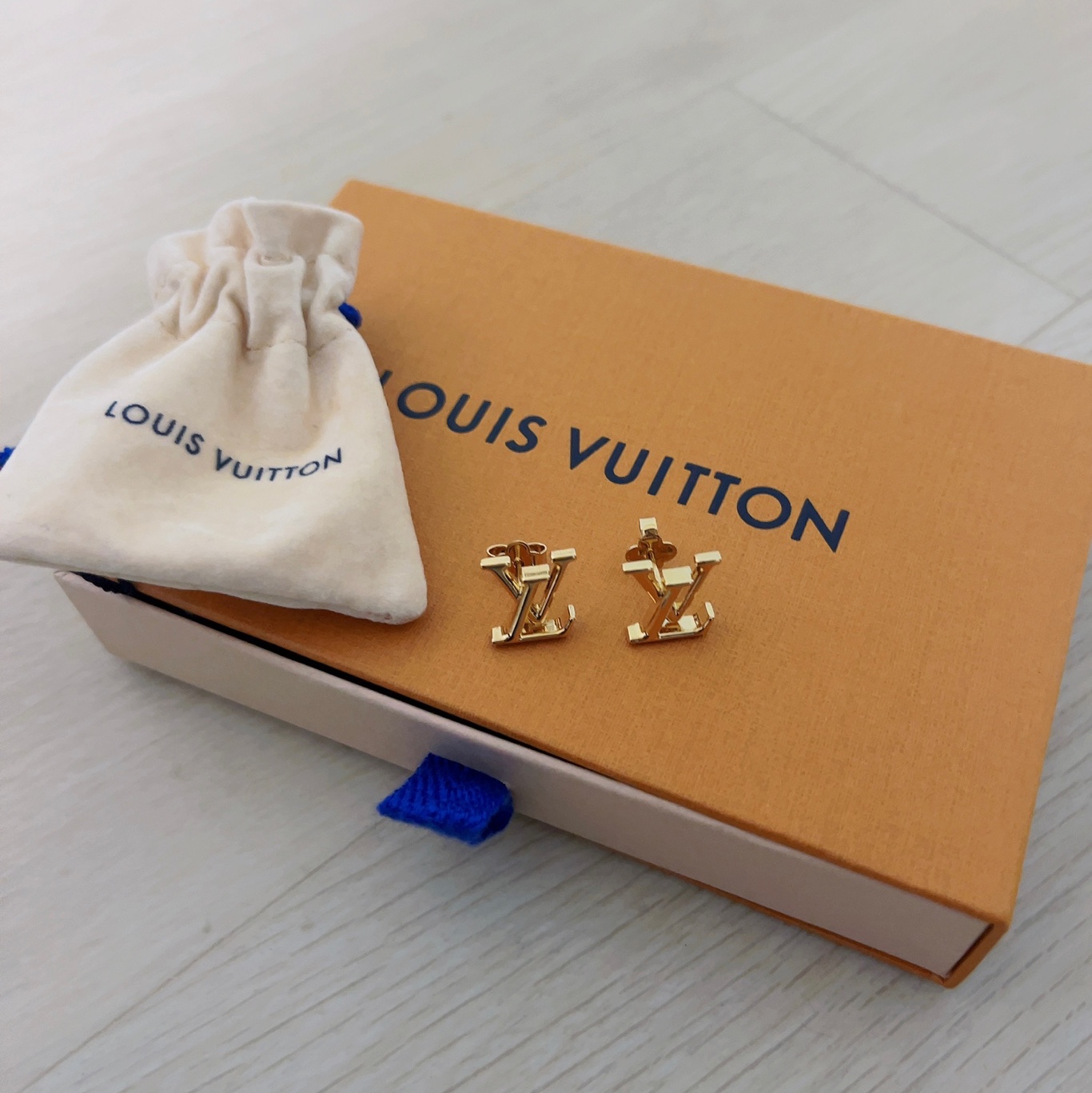 제이 (@ikloveu) 님의 게시물 | KREAM