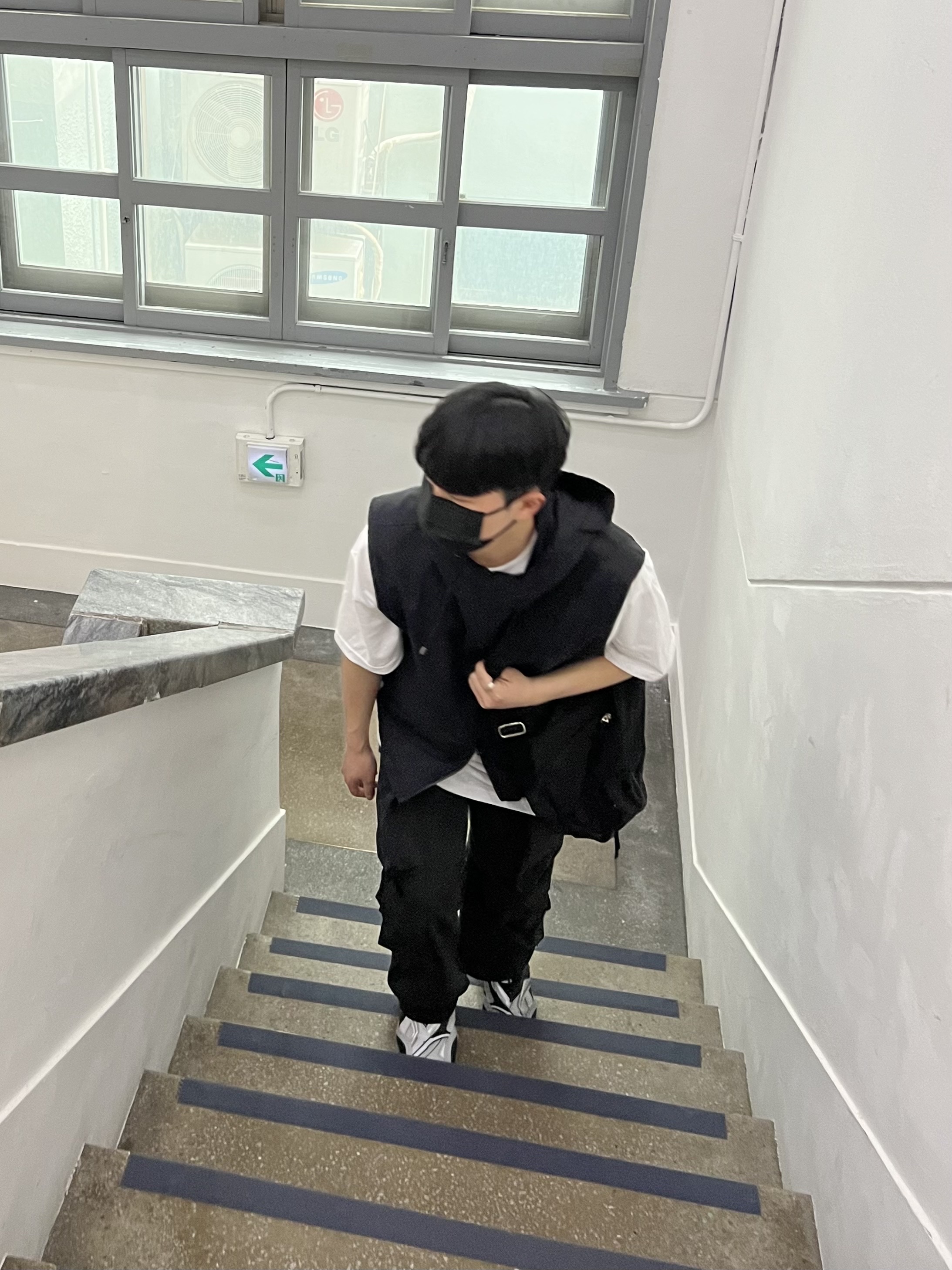 누룽지지 (@nurungjiji) 님의 게시물 | KREAM