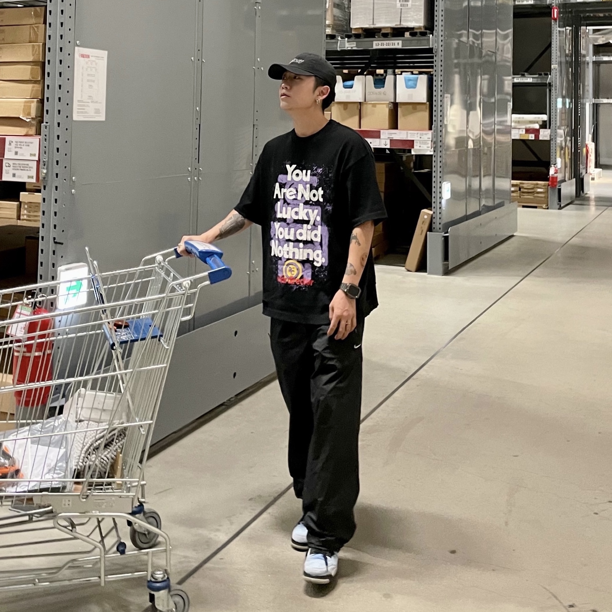 서비 (@hee_seop) 님의 게시물 | KREAM