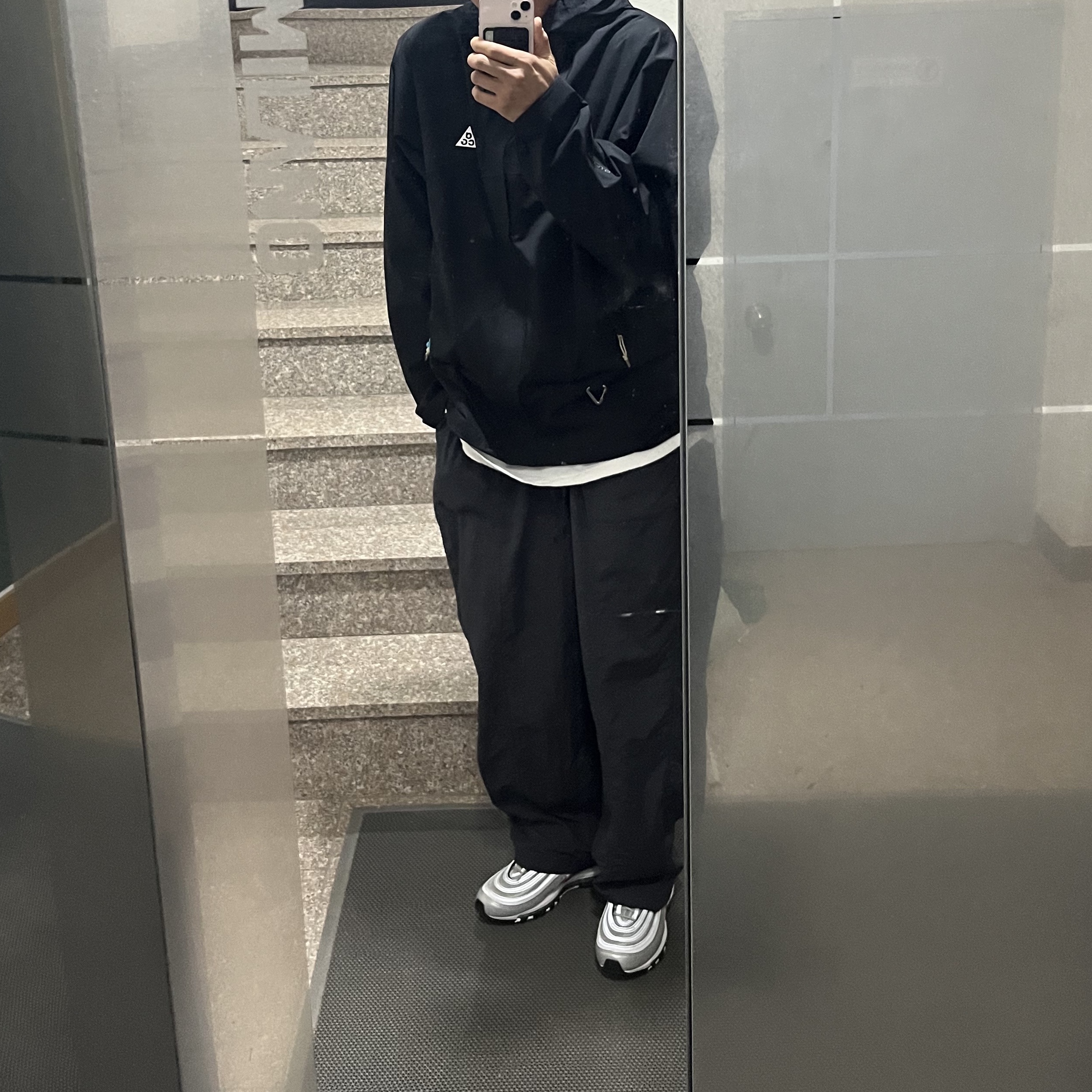 효니 (@iuihh) 님의 게시물 | KREAM