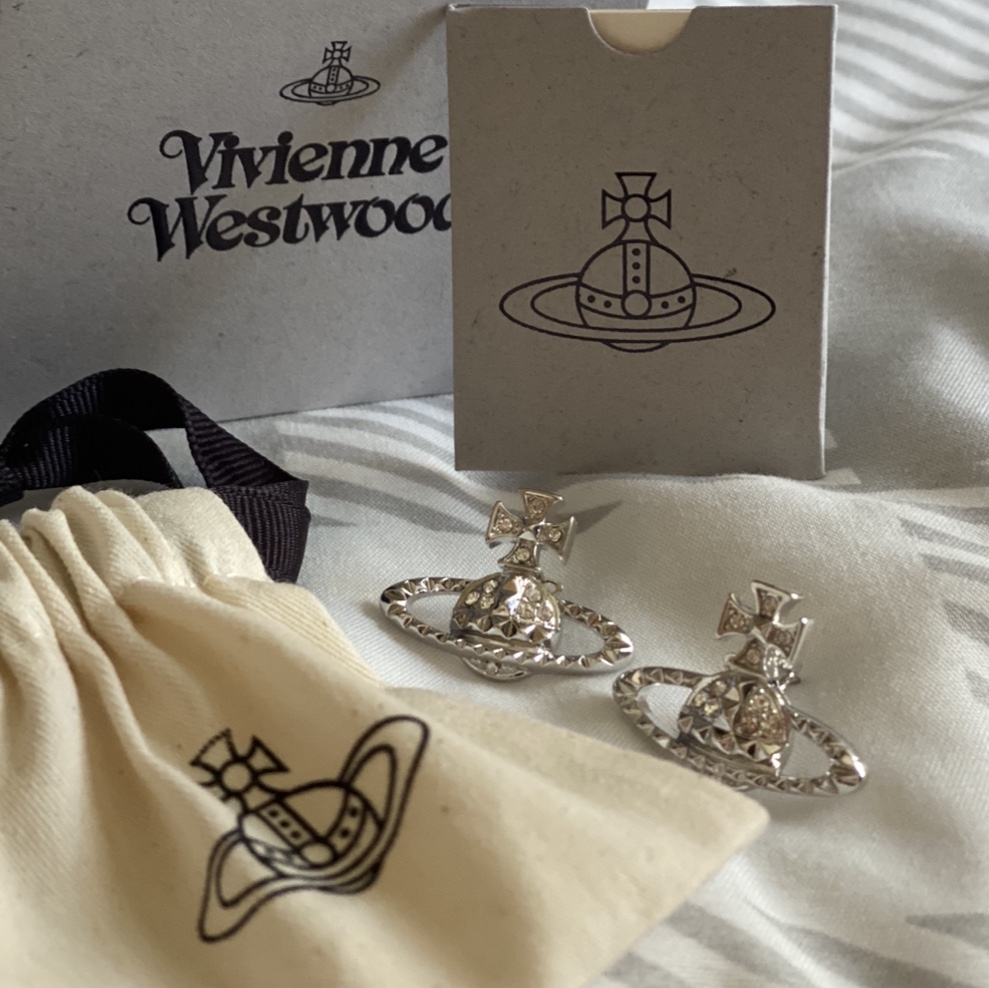 디온 (@dixn_pyn) 님의 게시물 | KREAM