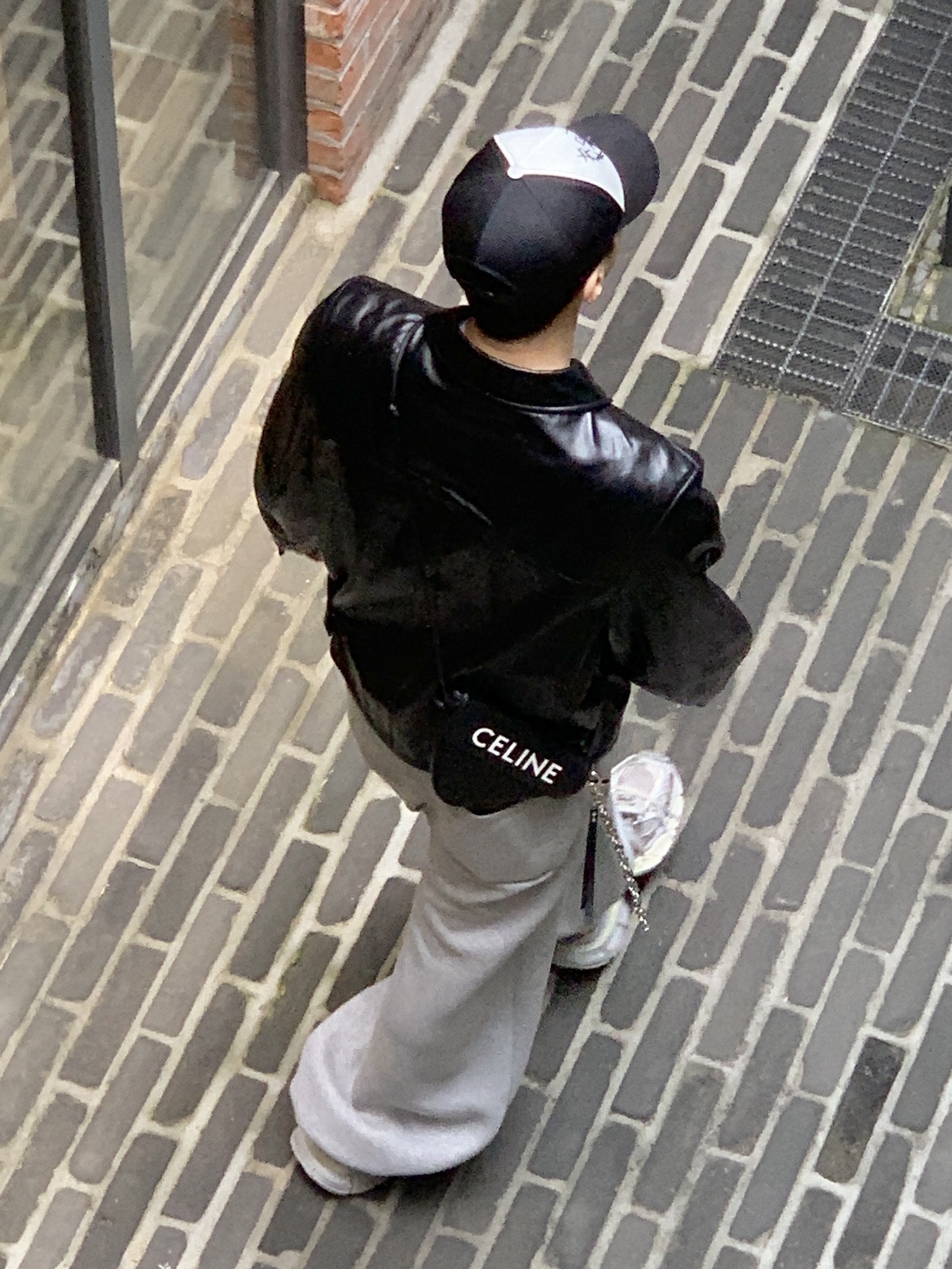 김원익 (@cozy_tex) 님의 게시물 | KREAM