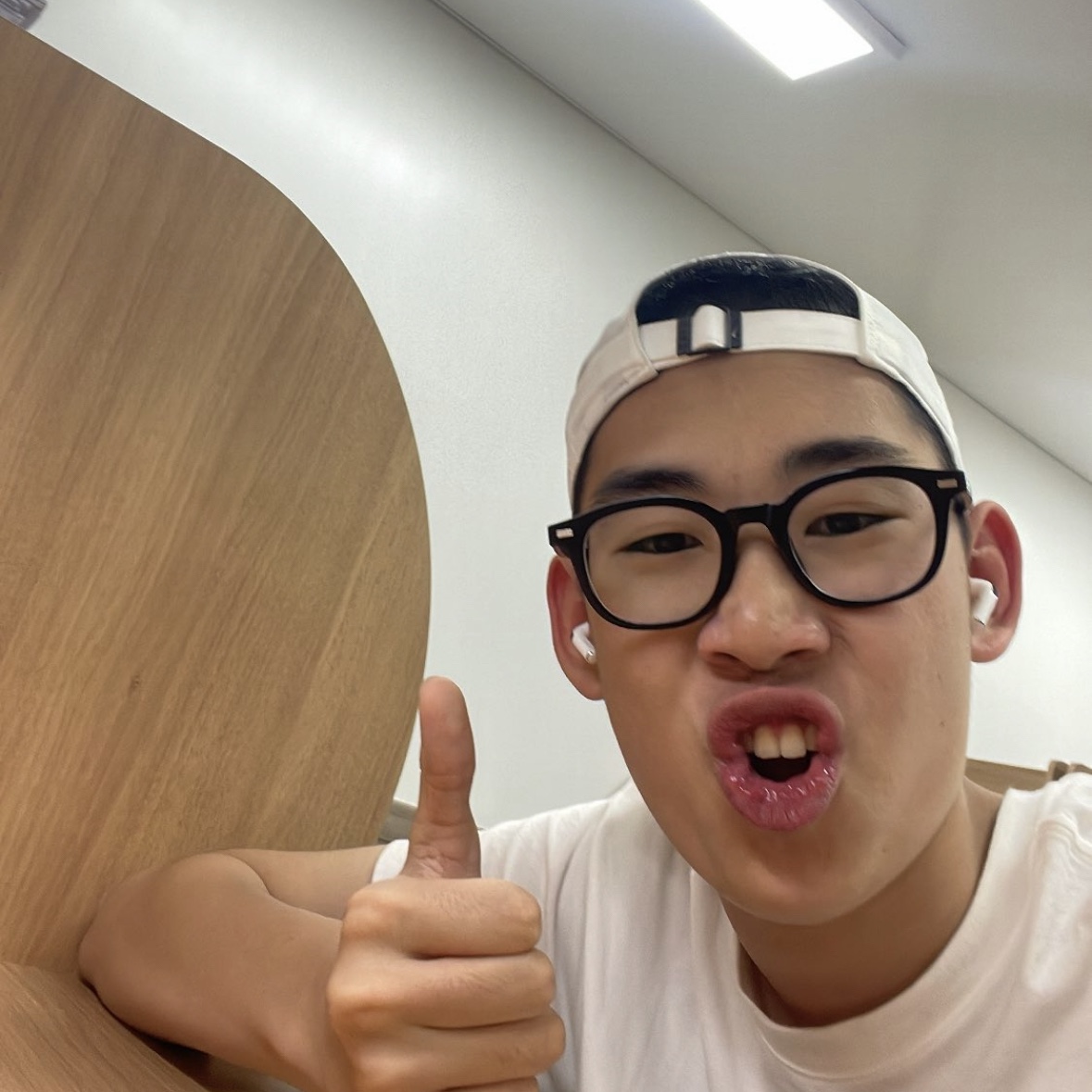 unknown (@m_makes_m) 님의 게시물 | KREAM