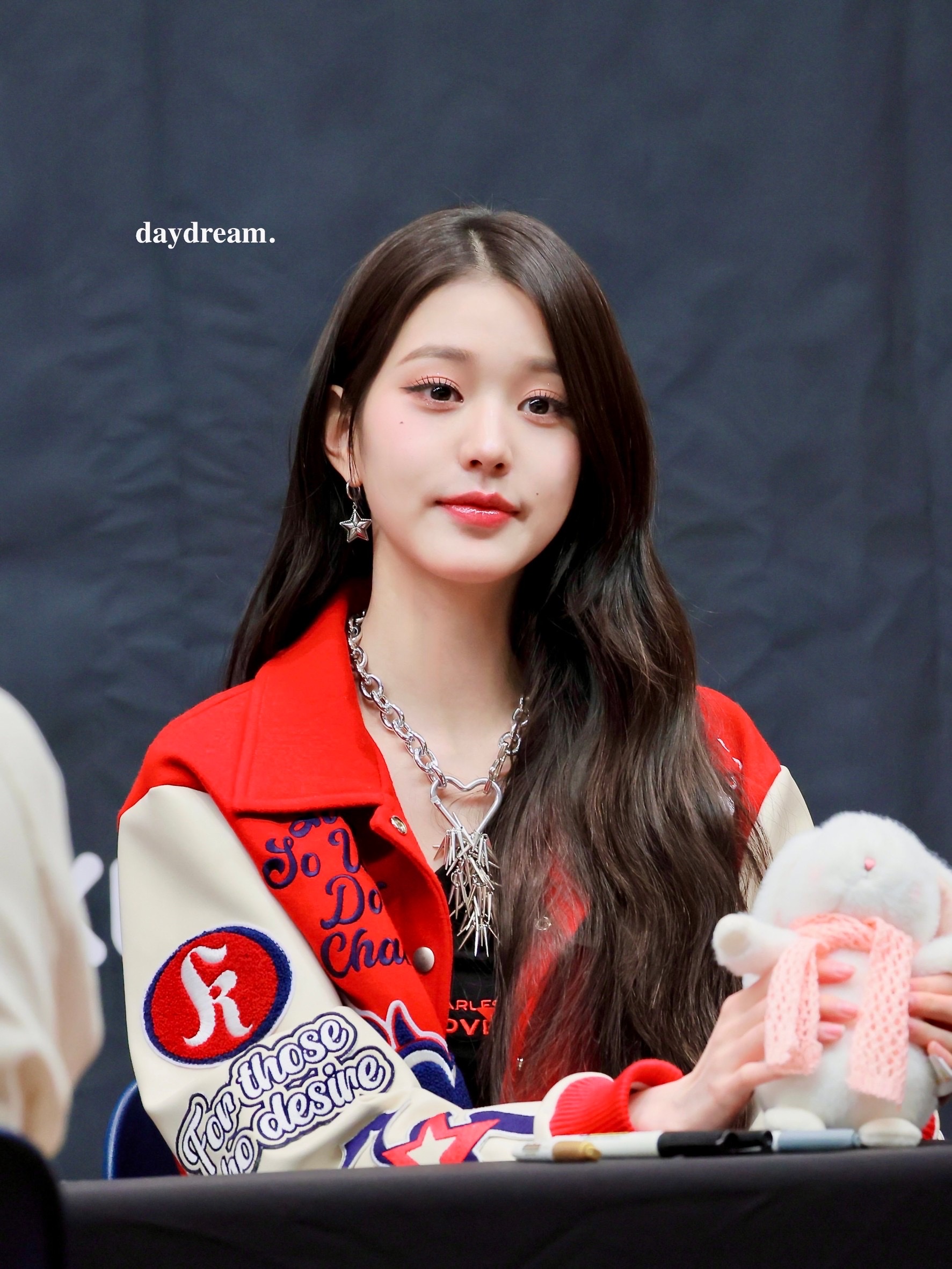 That girl (@style_everyday) 님의 게시물 | KREAM