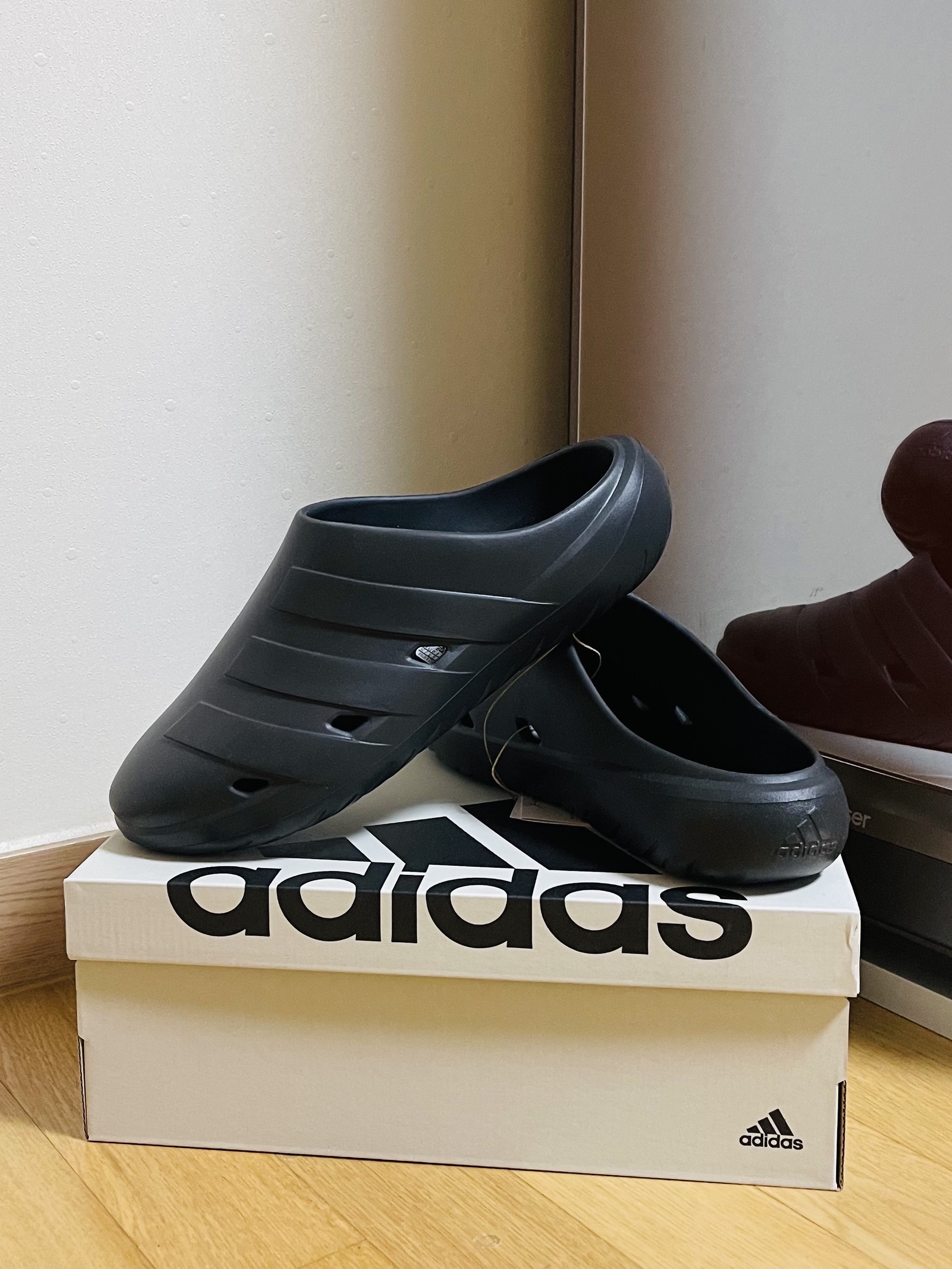 리레이스 (@rerace) 님의 게시물 | KREAM