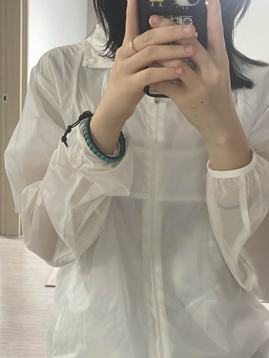 윶 (@syj318) 님의 게시물 | KREAM