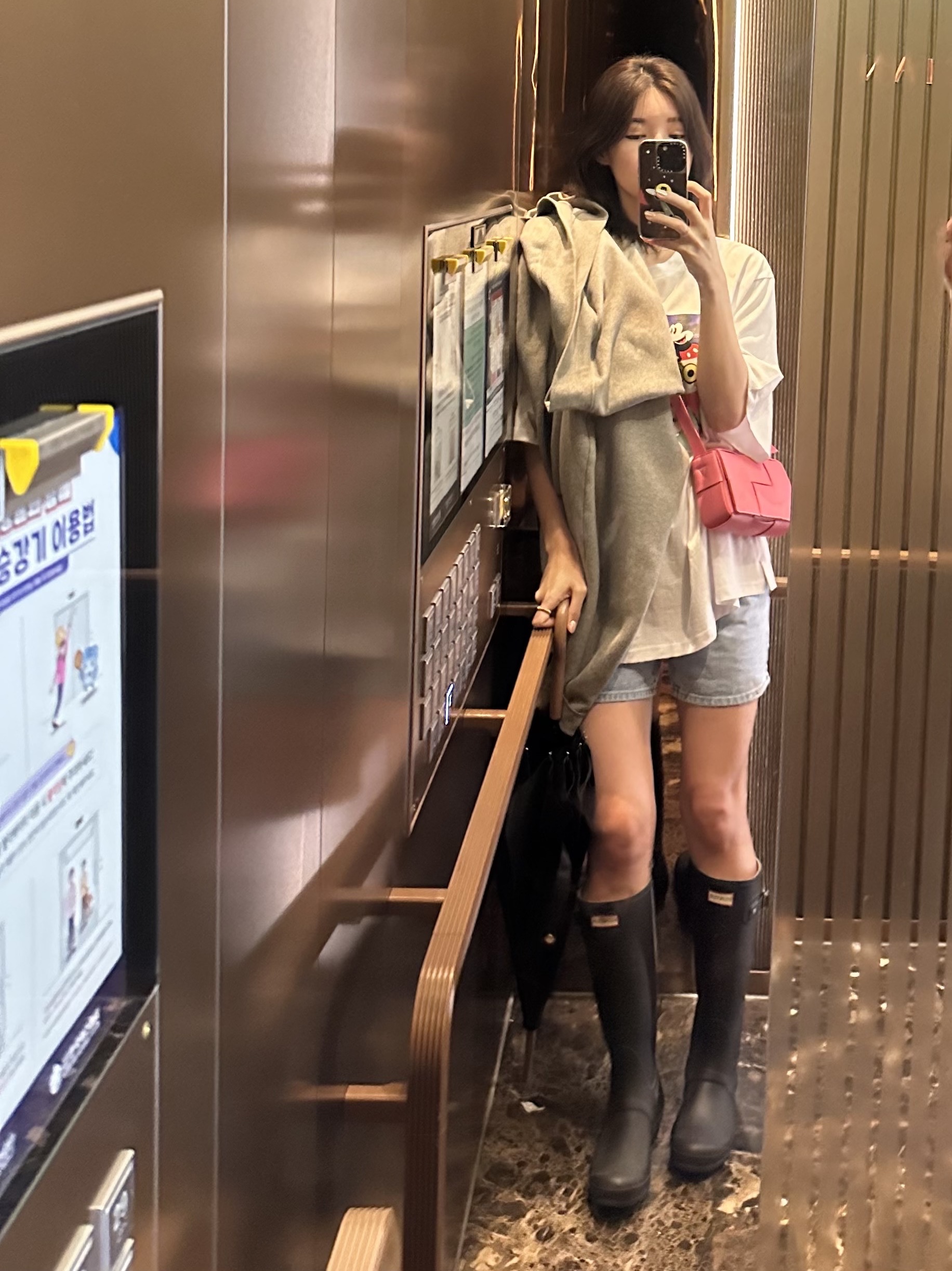 떠우 (@seo__ouu) 님의 게시물 | KREAM