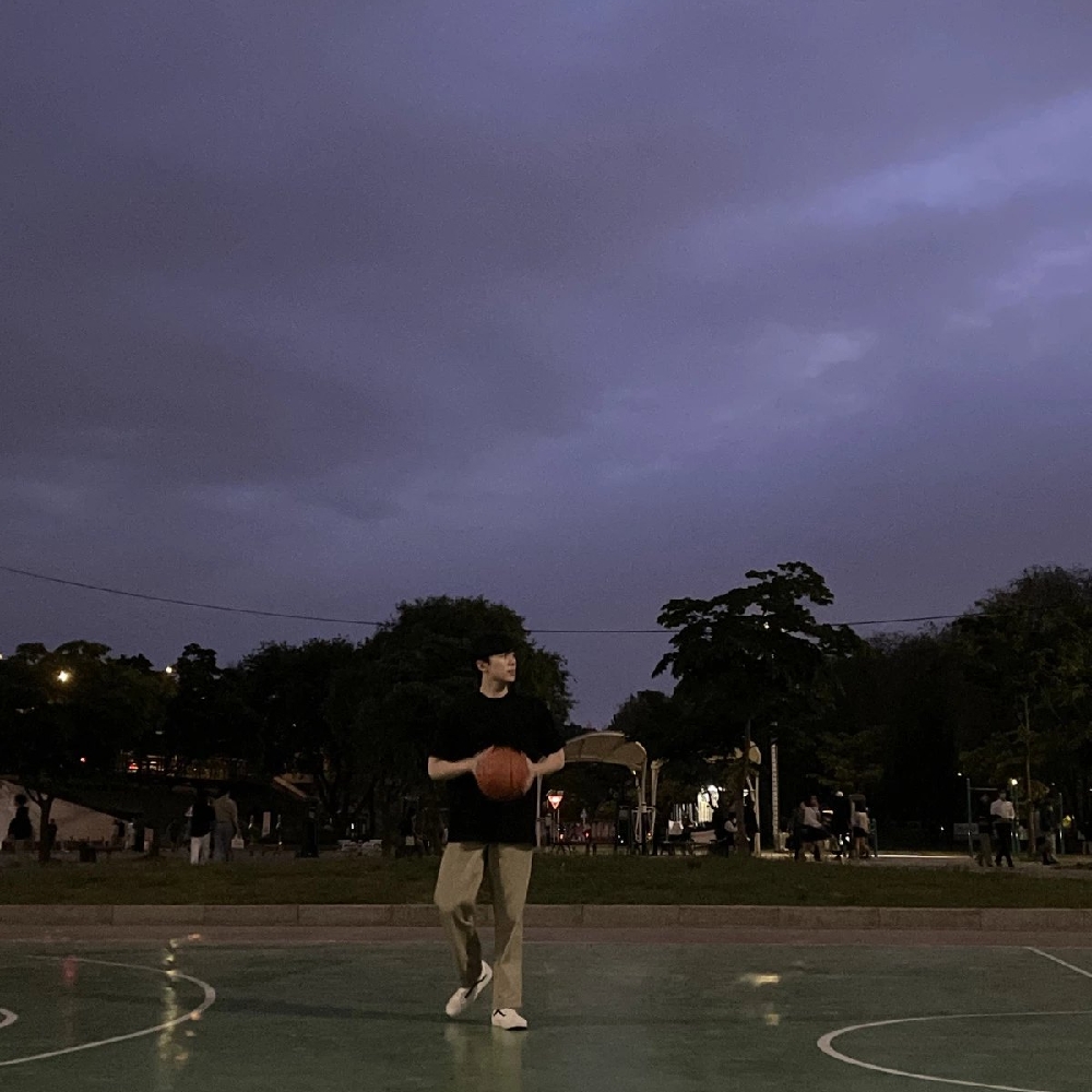 martin1i04 (@b9dfw9) 님의 게시물 | KREAM