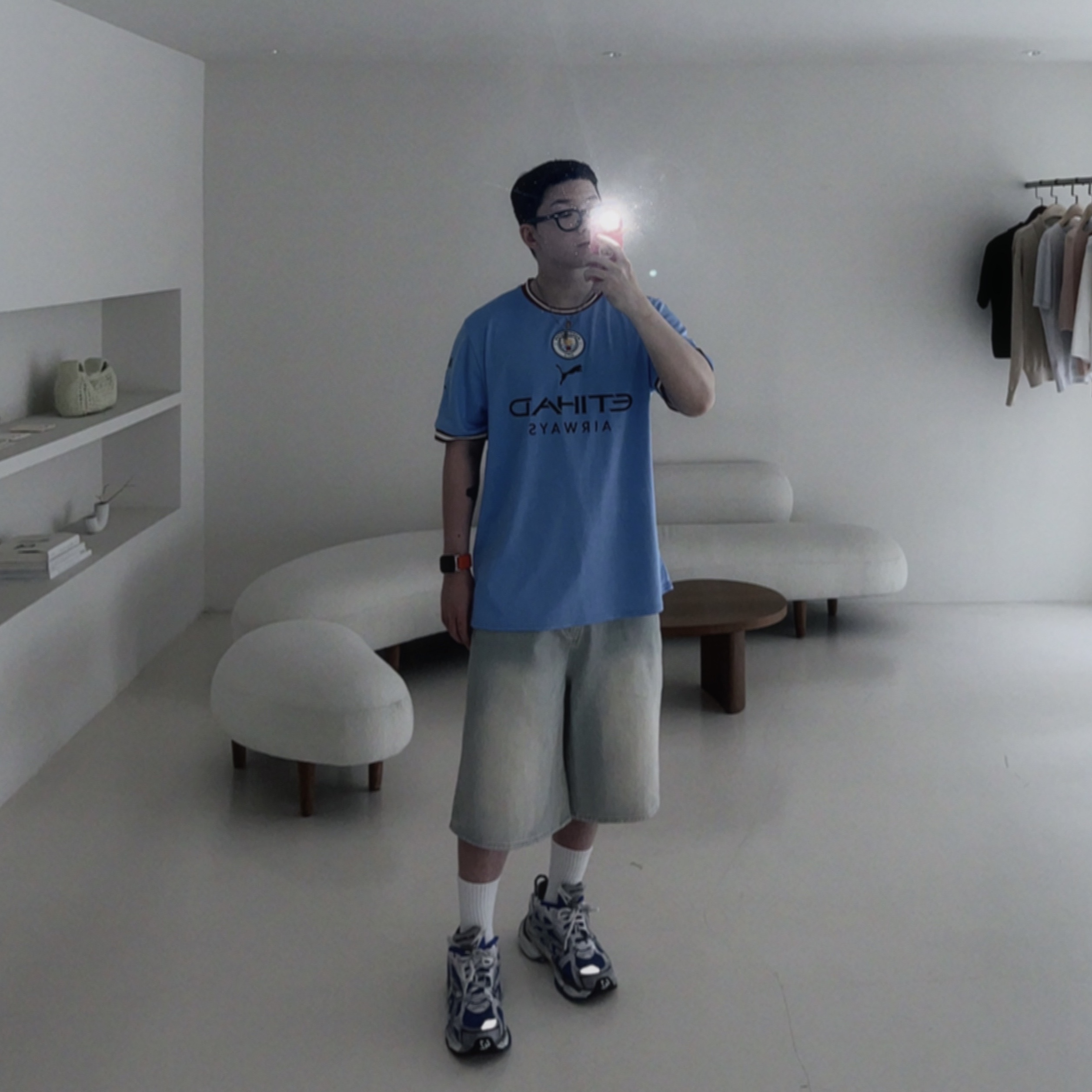 훈스 (@hoons._.hoons) 님의 게시물 | KREAM