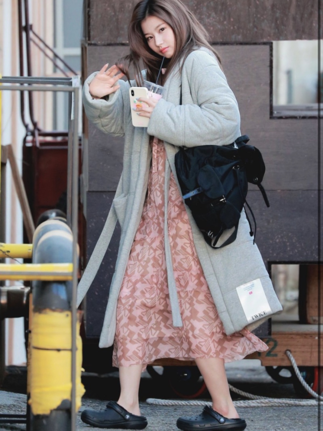 (@celeb_item) 님의 게시물 | KREAM